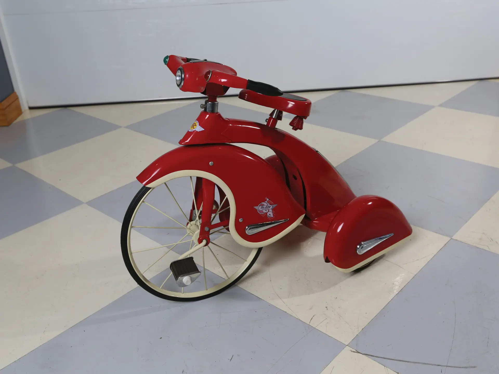 "Sky King" Streamline Tricycle | Auburn Fall 2015 | RM Sotheby's