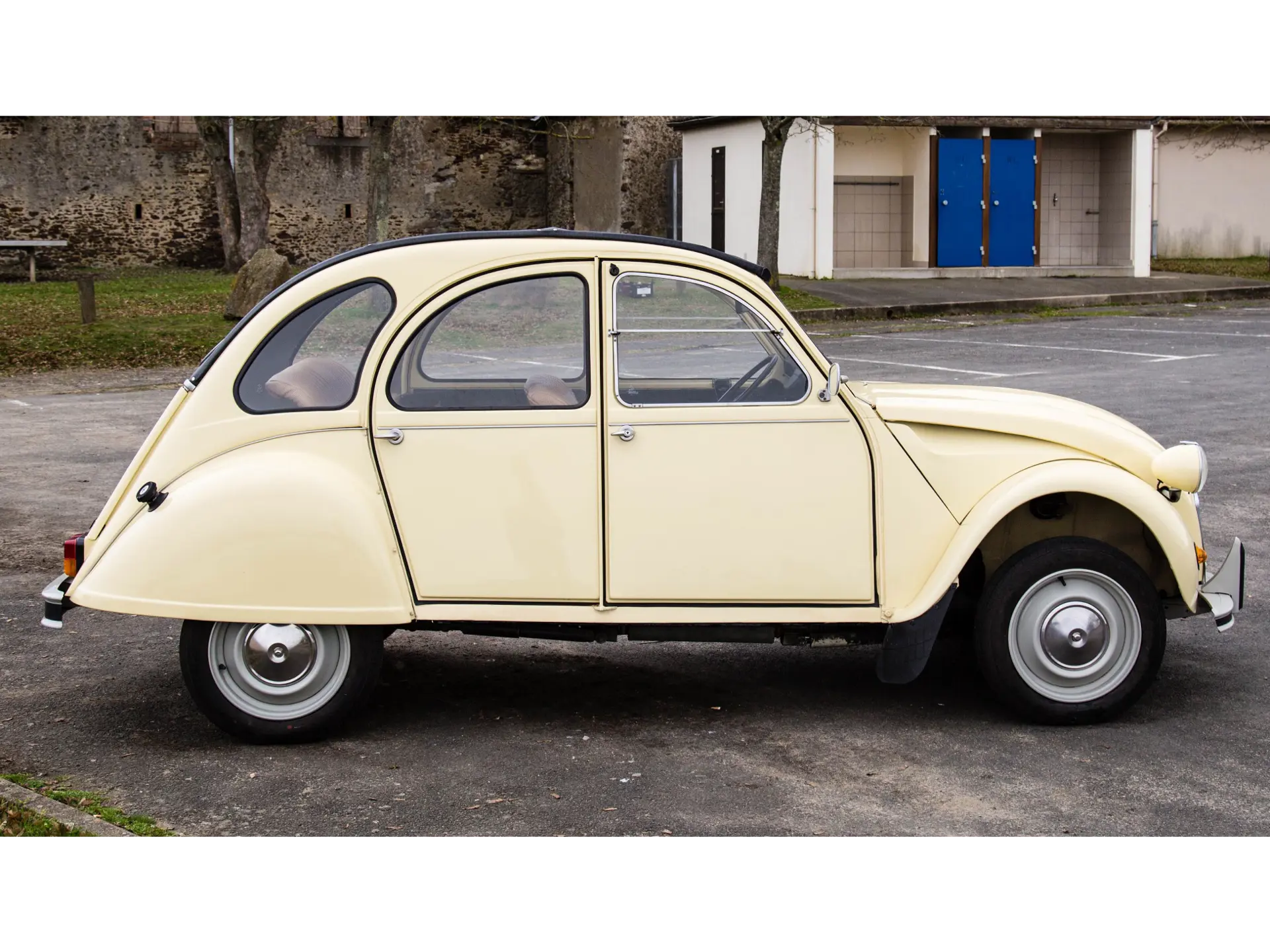 1976 Citroën 2CV | Fort Lauderdale 2019 | RM Sotheby's