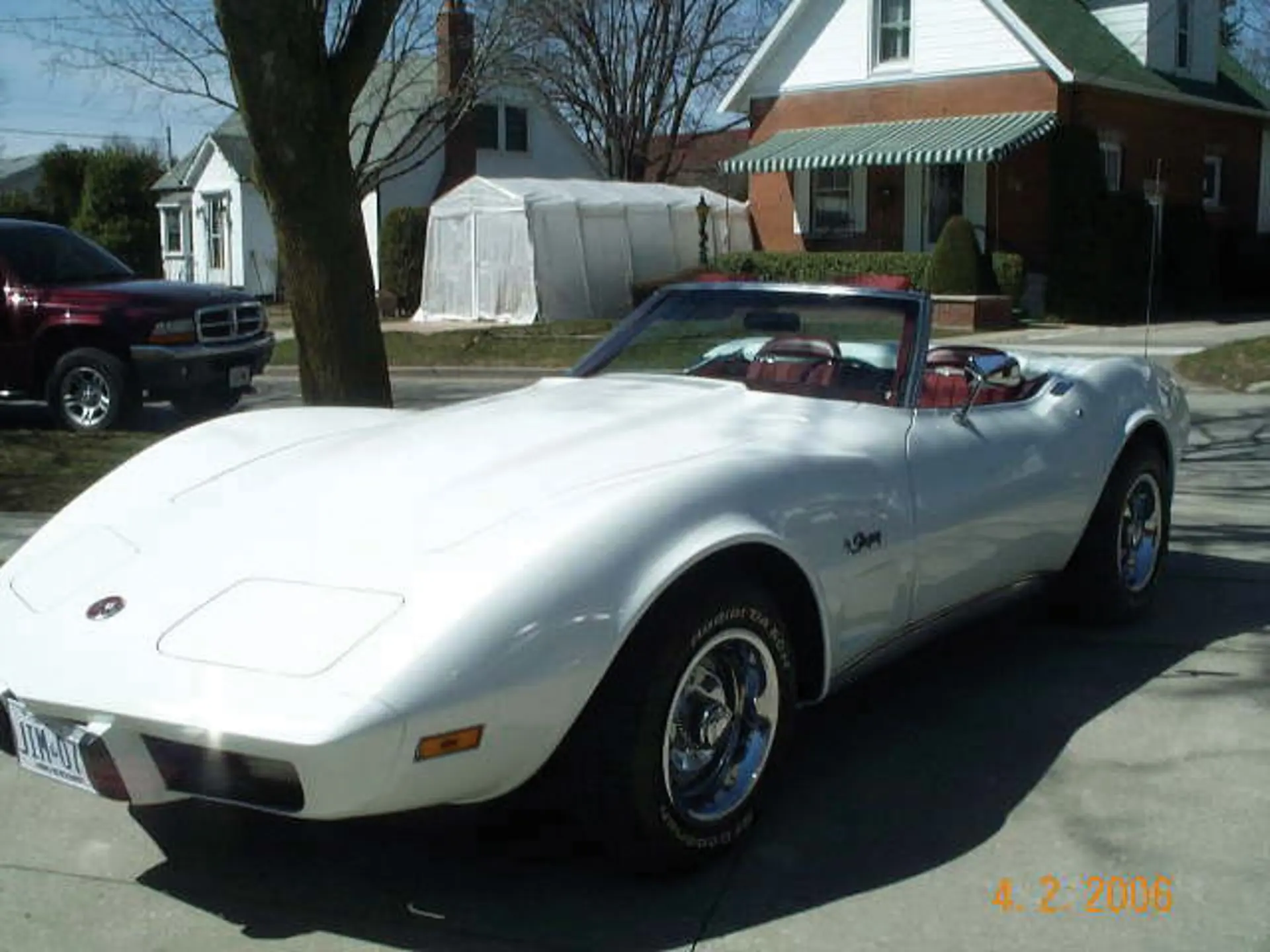 1975 corvette white