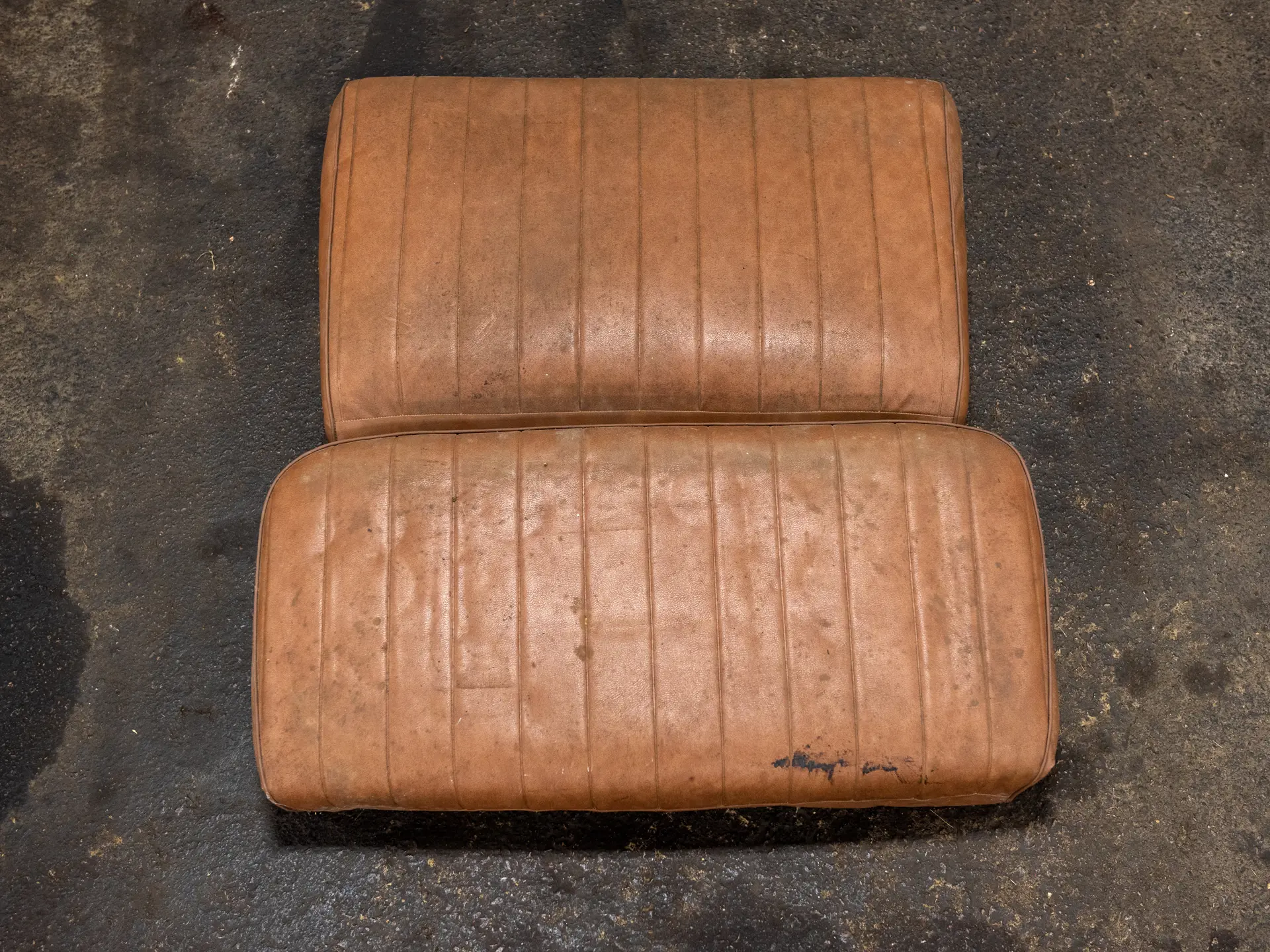 Bench Seat | Auburn Fall 2021 | RM Sotheby's