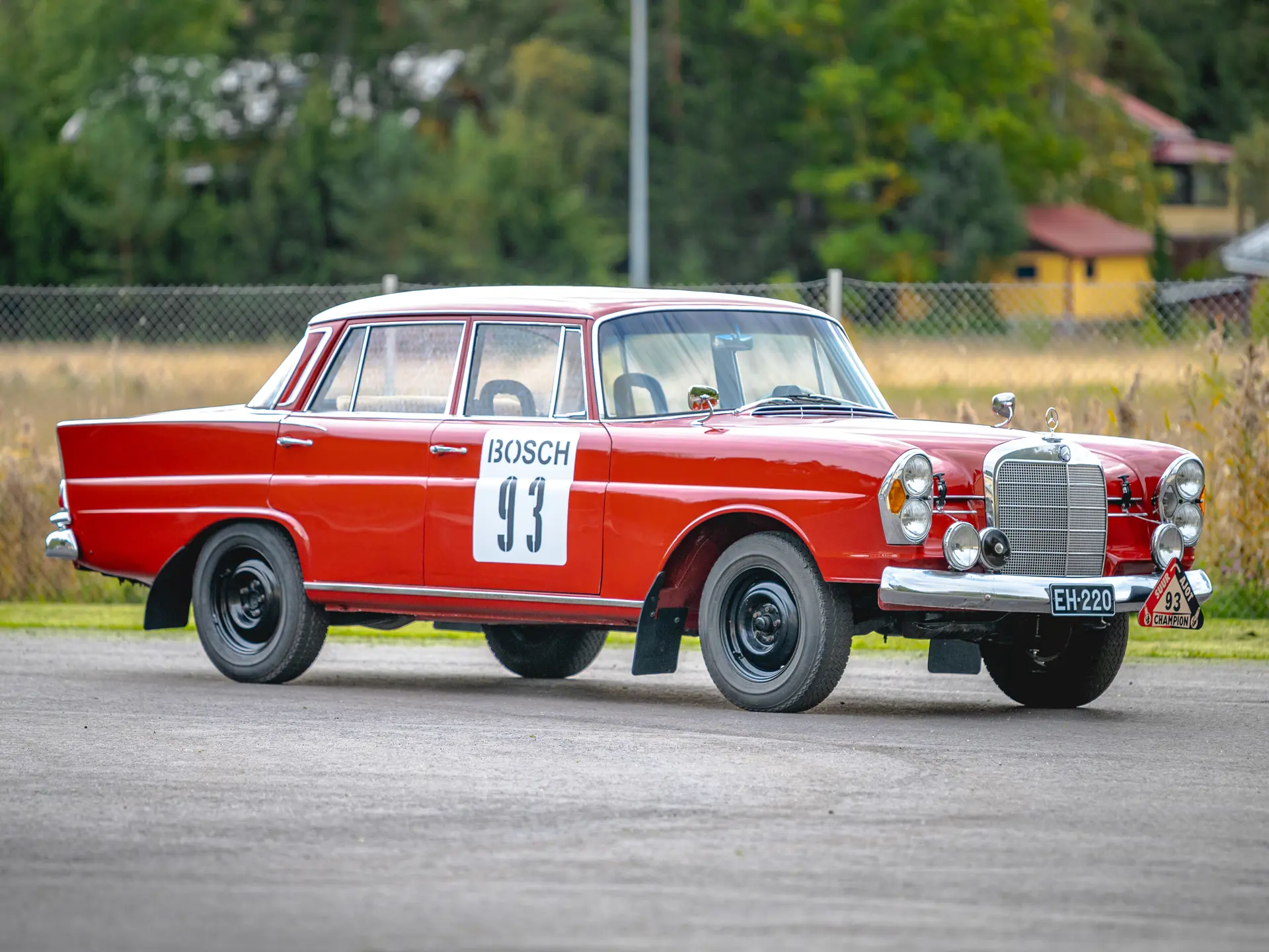 1961 Mercedes-Benz 220 SEb 'Fintail' Sedan | Munich | RM Sotheby's