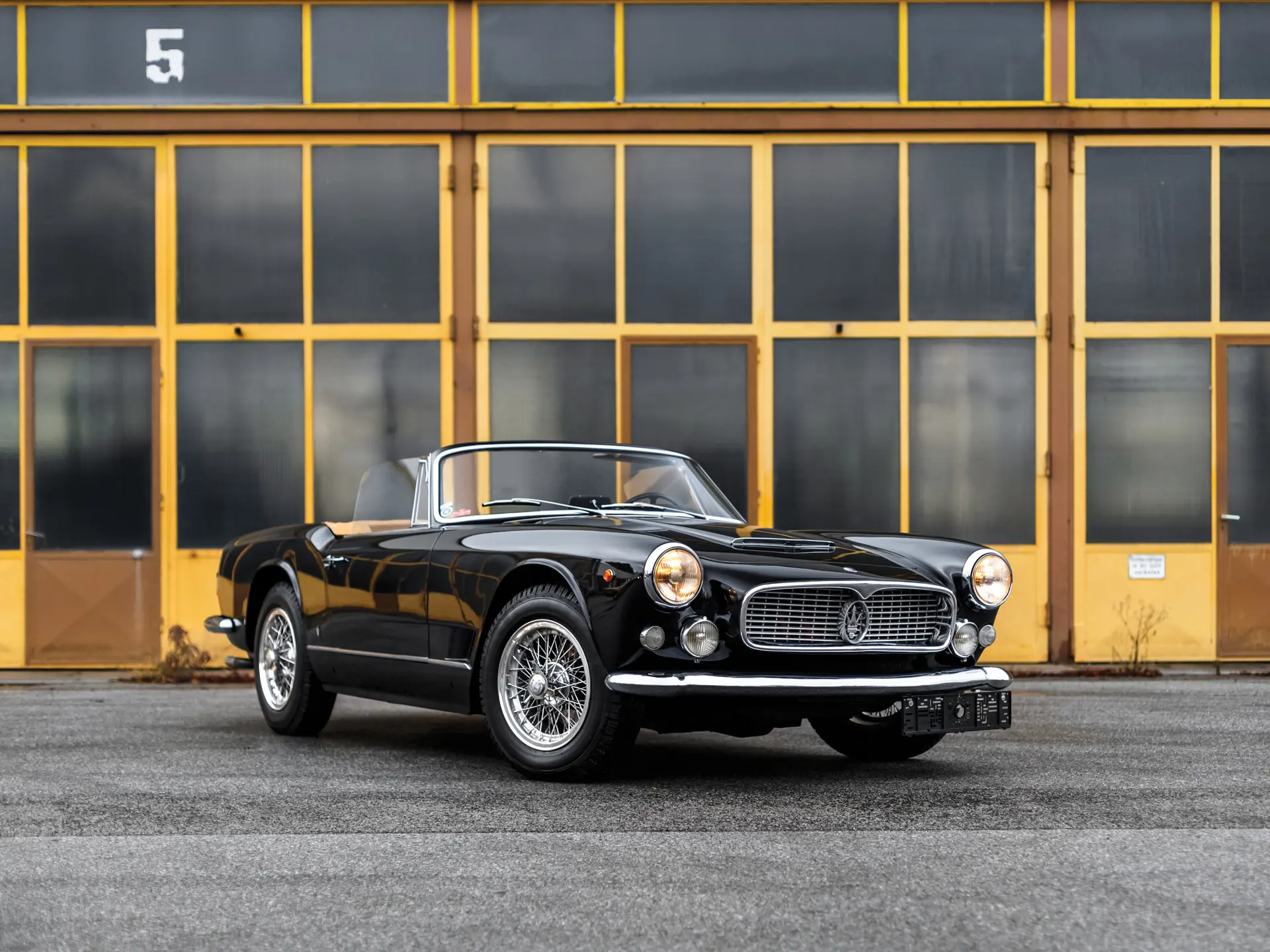 1963 Maserati 3500 GT Spyder by Vignale | Paris 2018 | RM Sotheby's