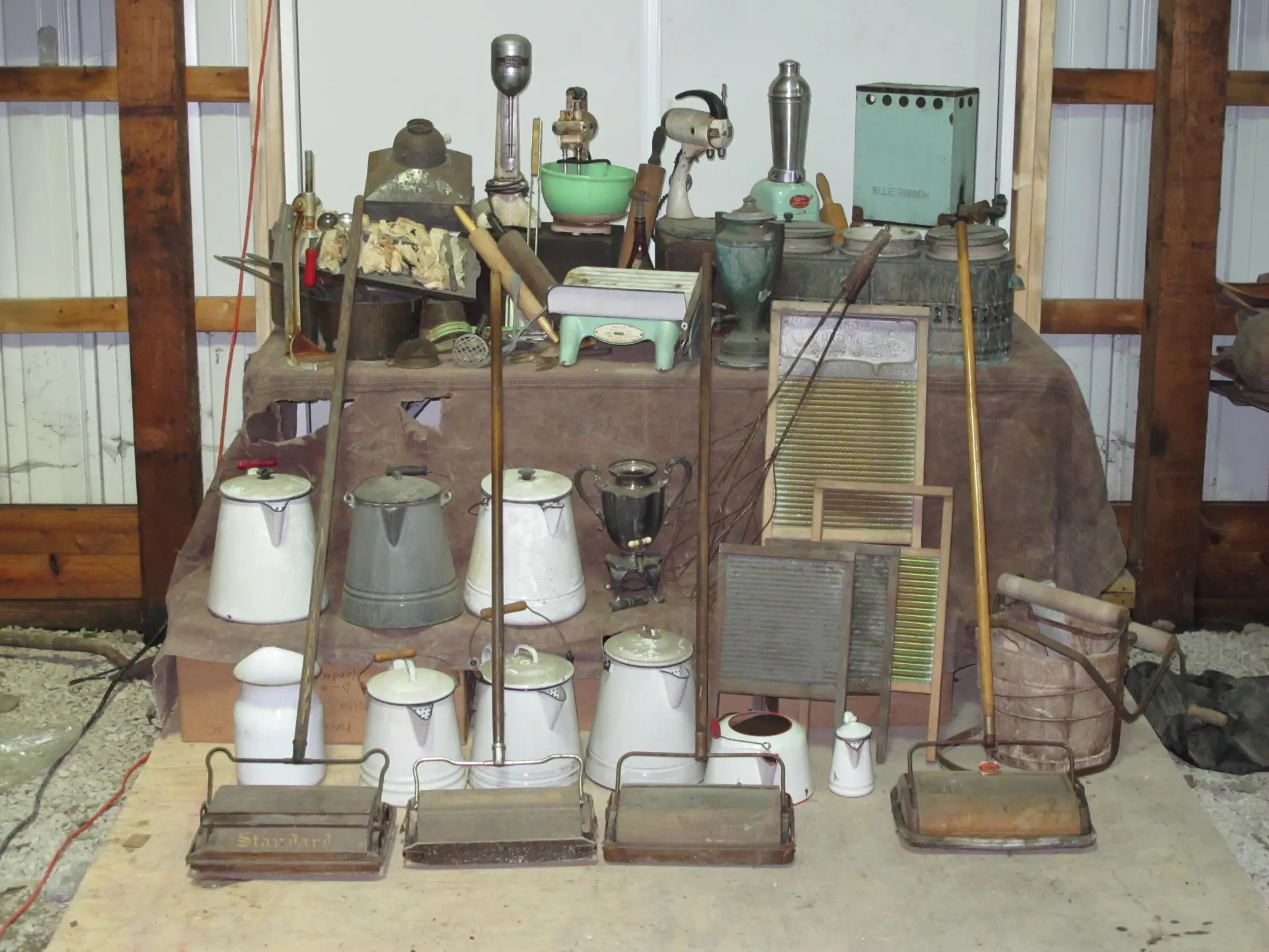 Group Lot of Antique Household Items | The Lee Roy Hartung Collection ...