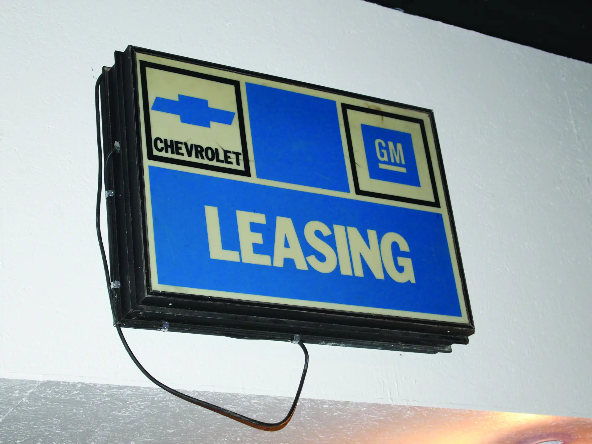 A Chevrolet/GM Leasing, one sided, illuminated sign. | Auburn Spring ...
