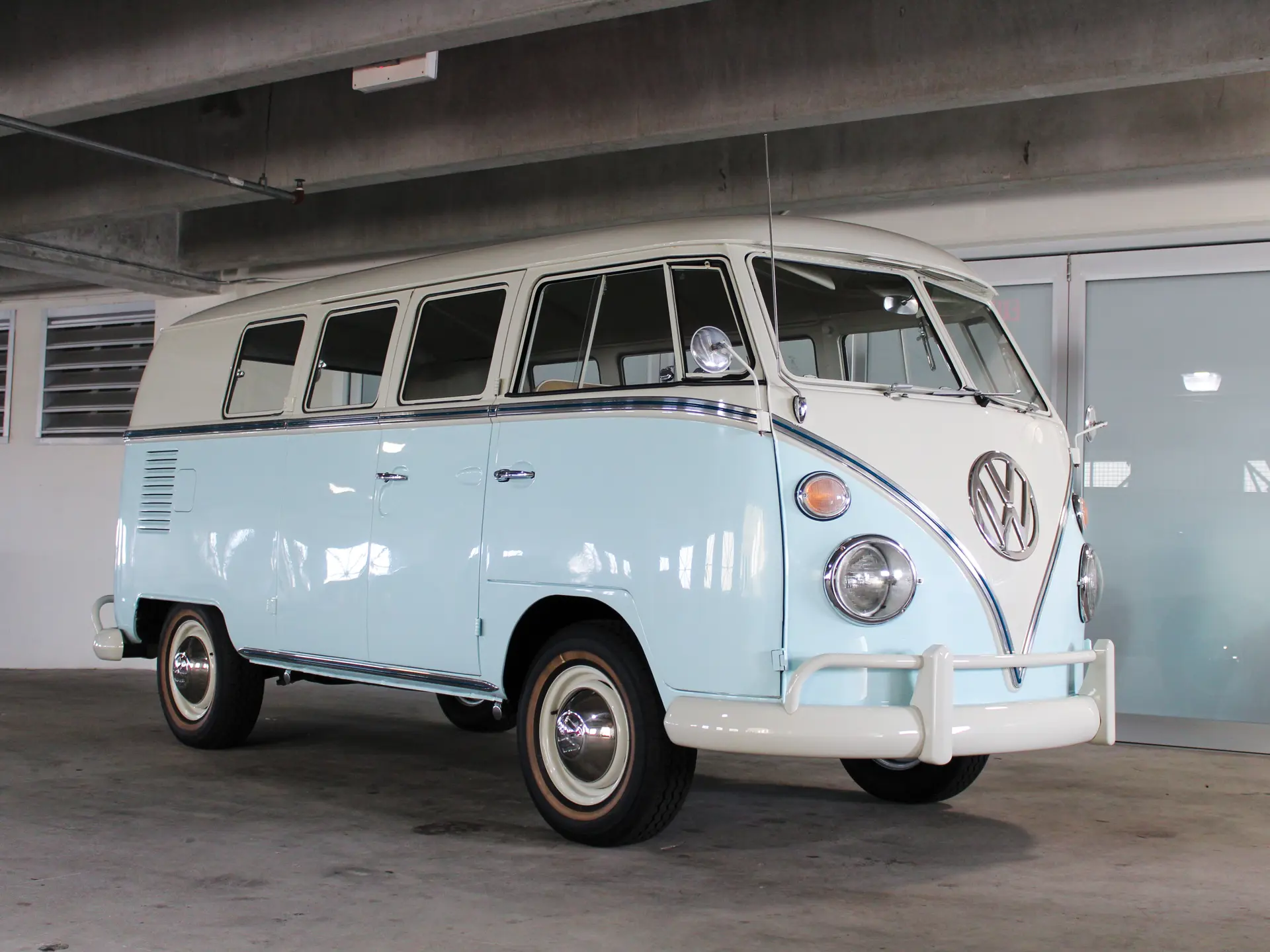 1967 Volkswagen Deluxe Microbus | Fort Lauderdale 2018 | RM Sotheby's