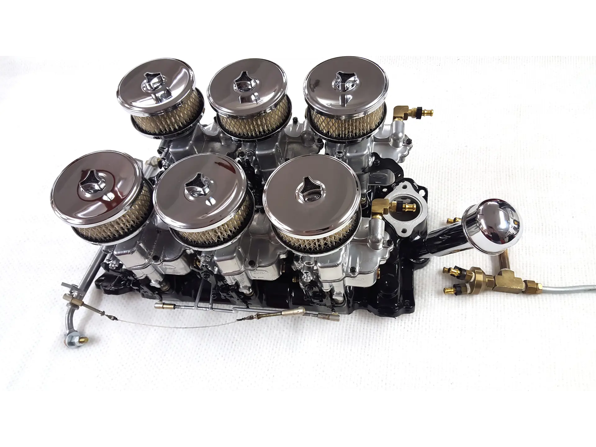 Edelbrock Six 2-barrel manifold with Holley #94 Carburetor set up for ...