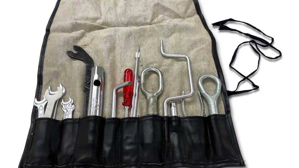 Porsche 911 Type 993 Tool Kit | The White Collection | Online | RM ...
