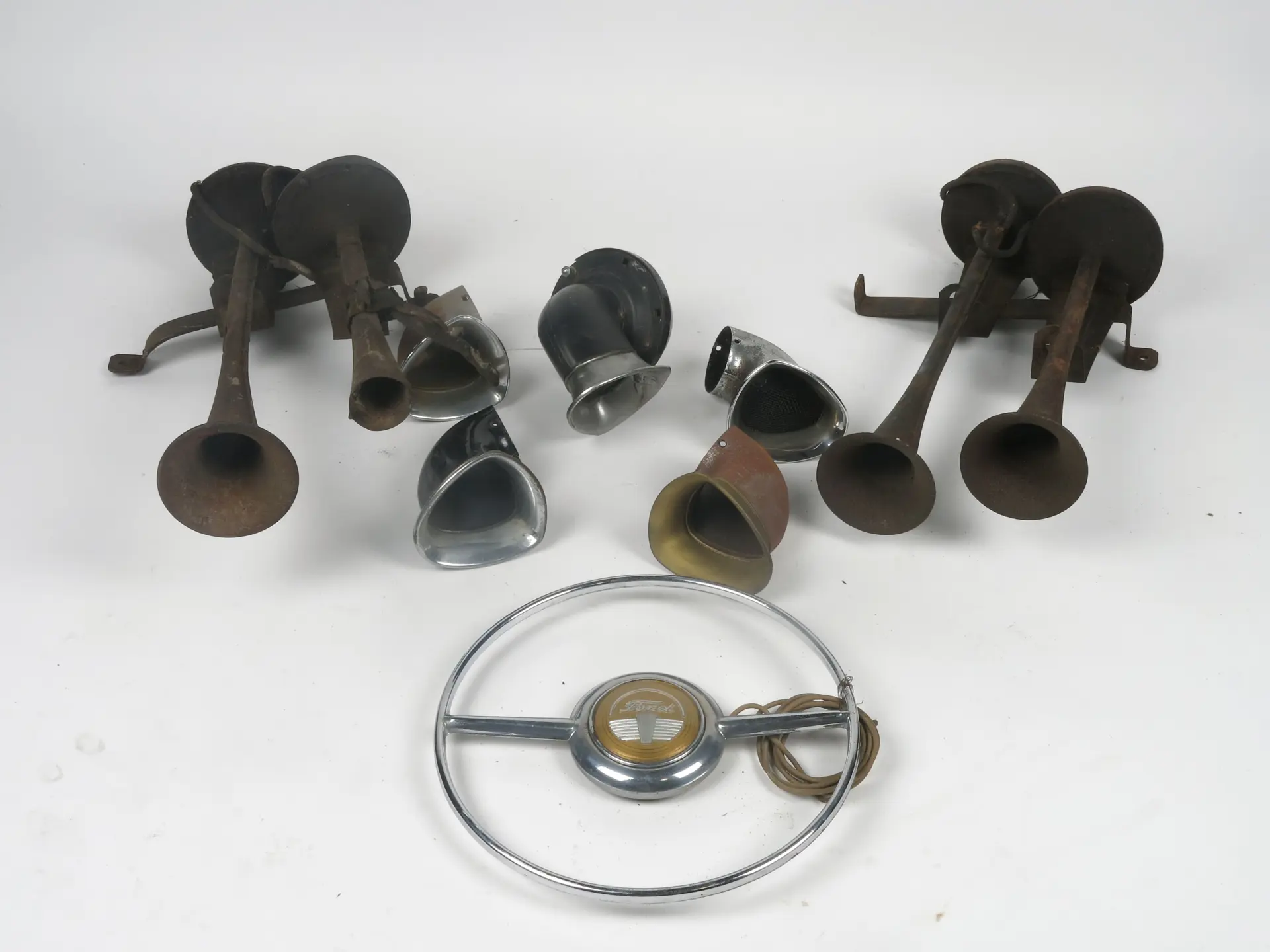 1933 - 1934 Ford horn parts, late 1930's Ford horn assemblies and a ...