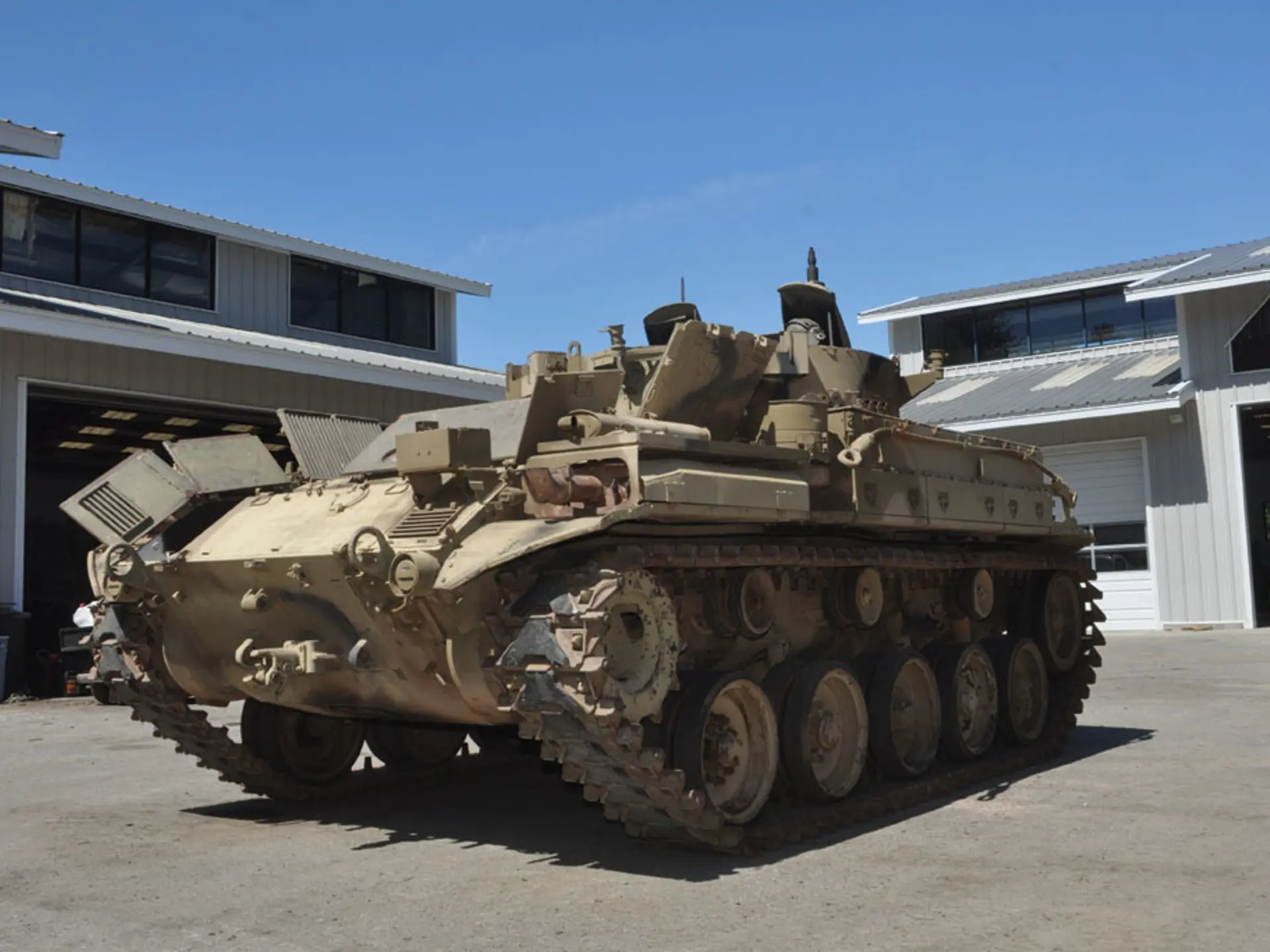 TWIN 40-mm Self-Propelled Gun M42A1 “Duster” | The Littlefield ...