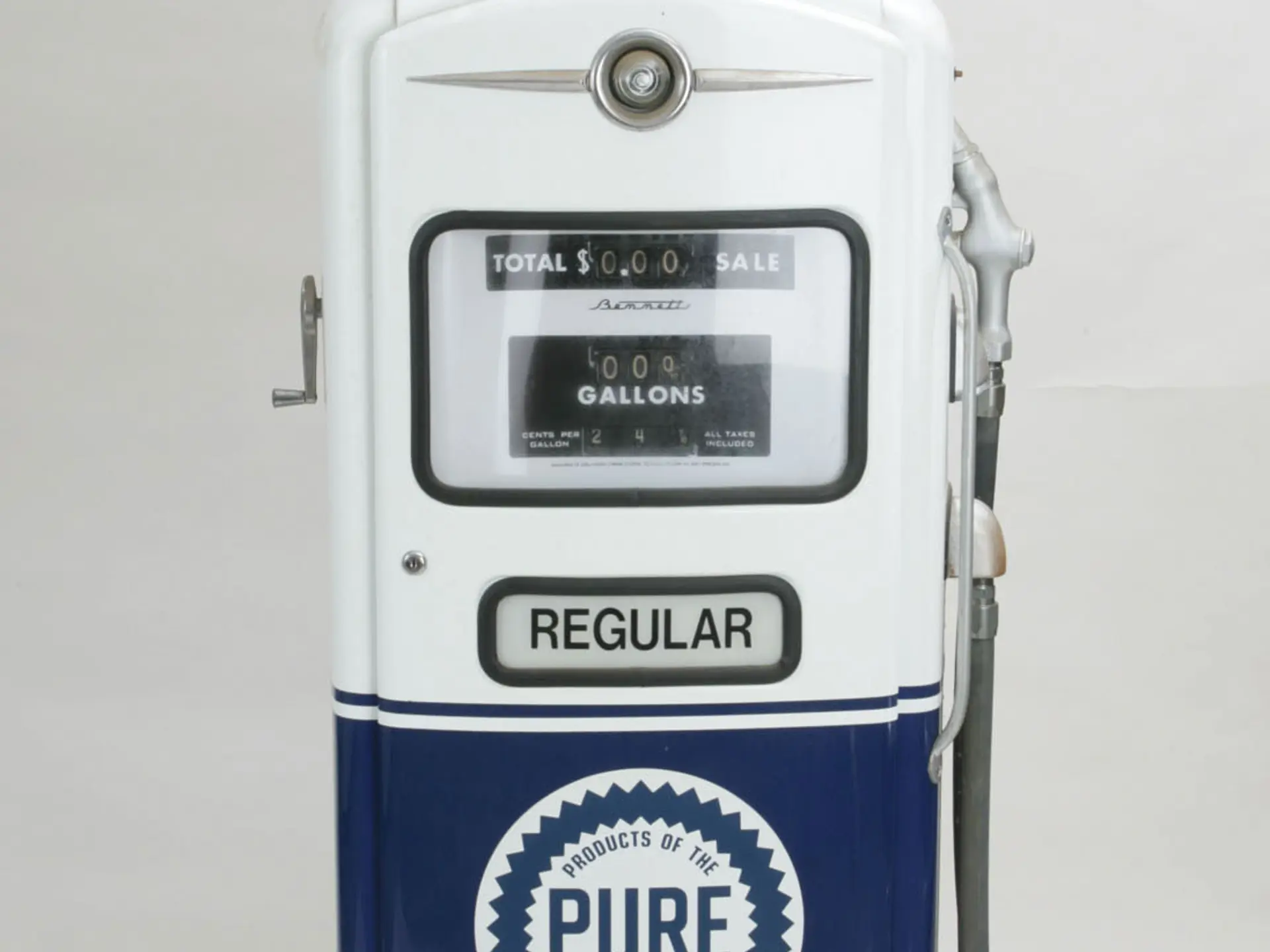 Pure Gas Pump | Classic Car Auction of Michigan 2008 | RM Sotheby's