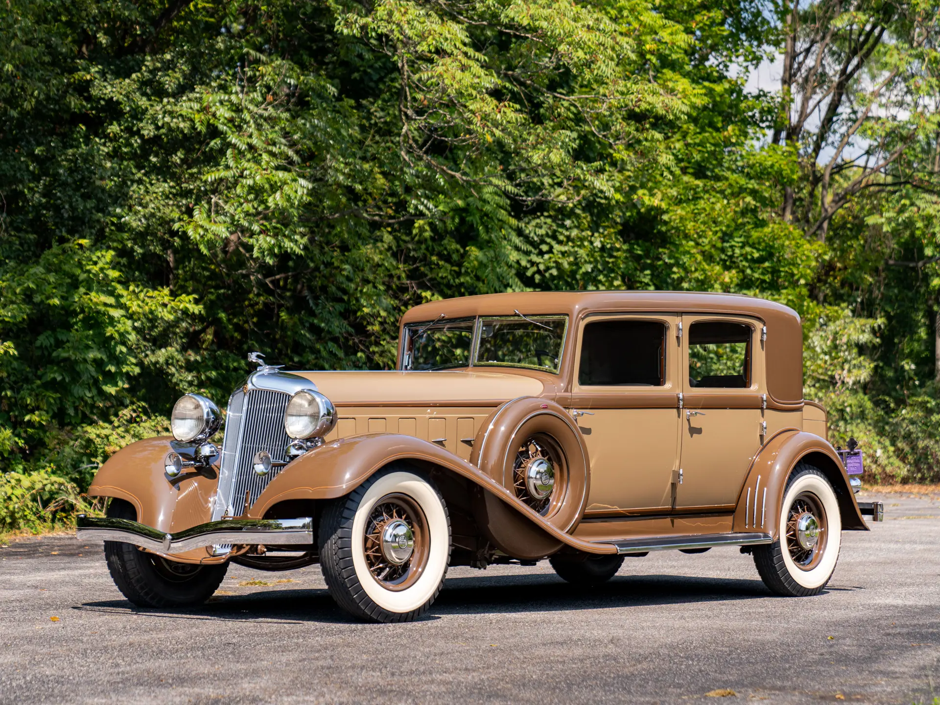 1933 Chrysler CL Imperial Close-Coupled Sedan | Hershey 2024 | RM Sotheby's