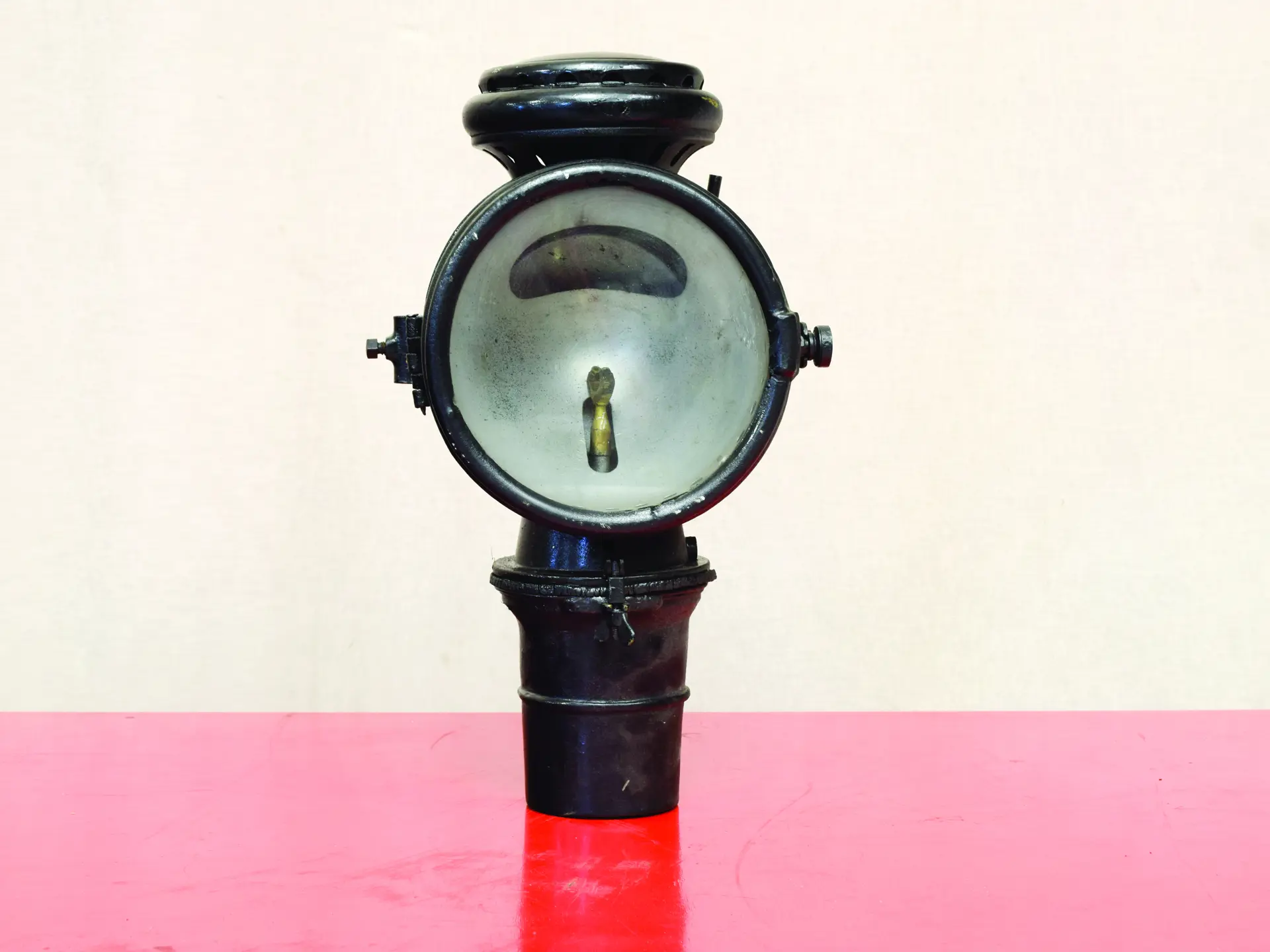 An acetylene headlamp for an early automobile | Auburn Fall 2016 | RM ...