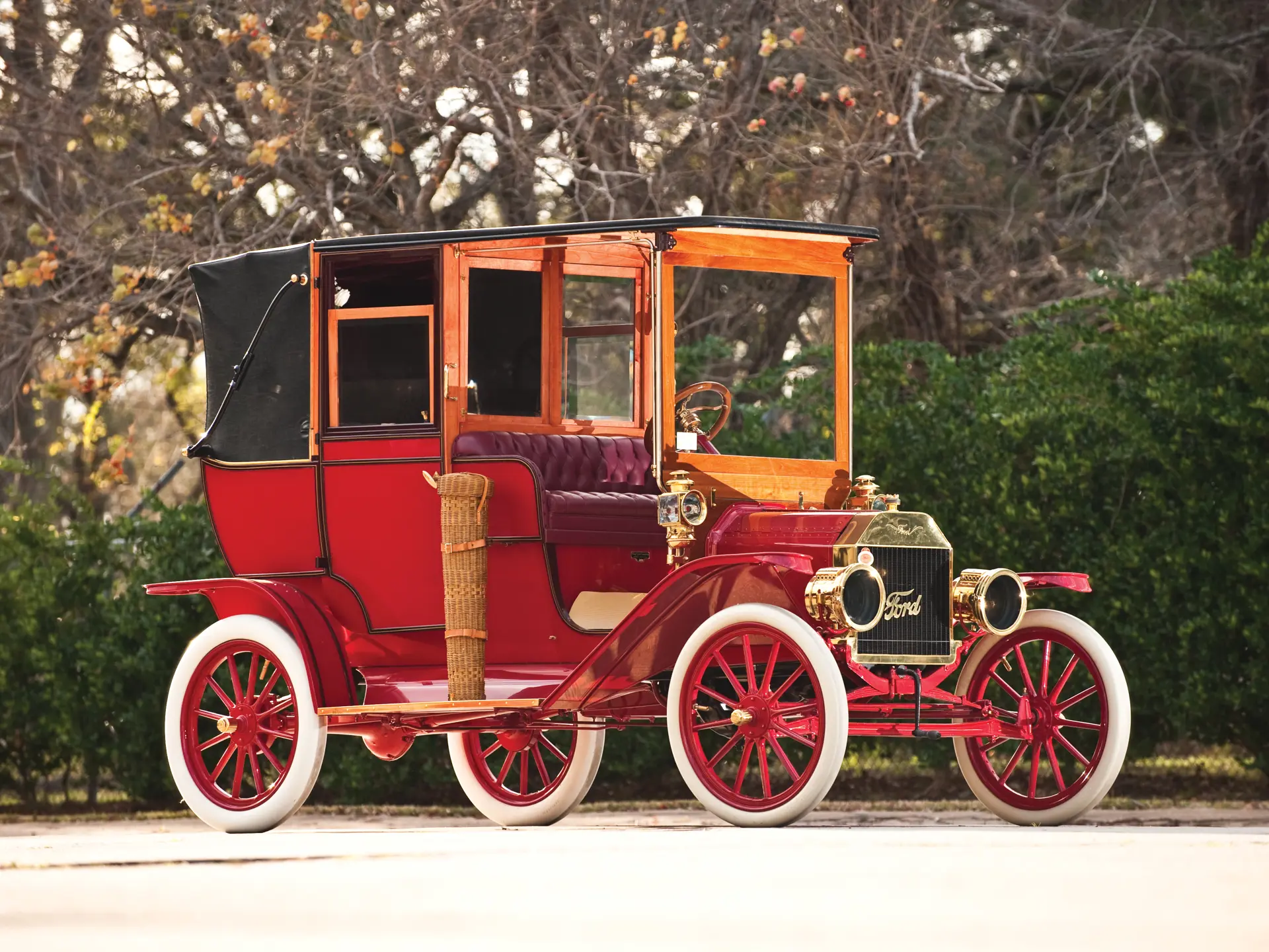 1909 Ford Model T Town Car | St. John's 2011 | RM Sotheby's
