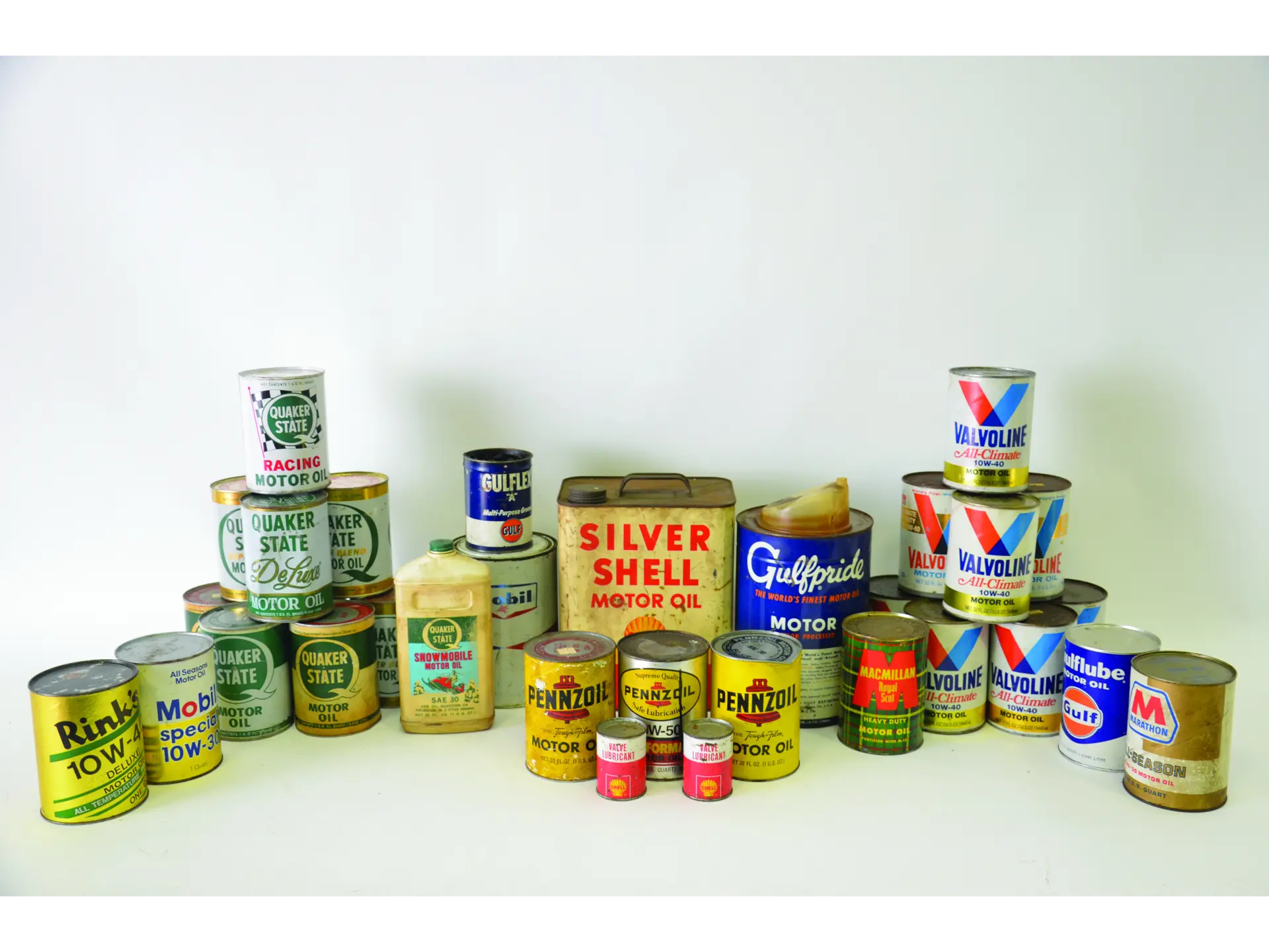 A large grouping of collectible oil cans.. | Auburn Fall 2016 | RM ...