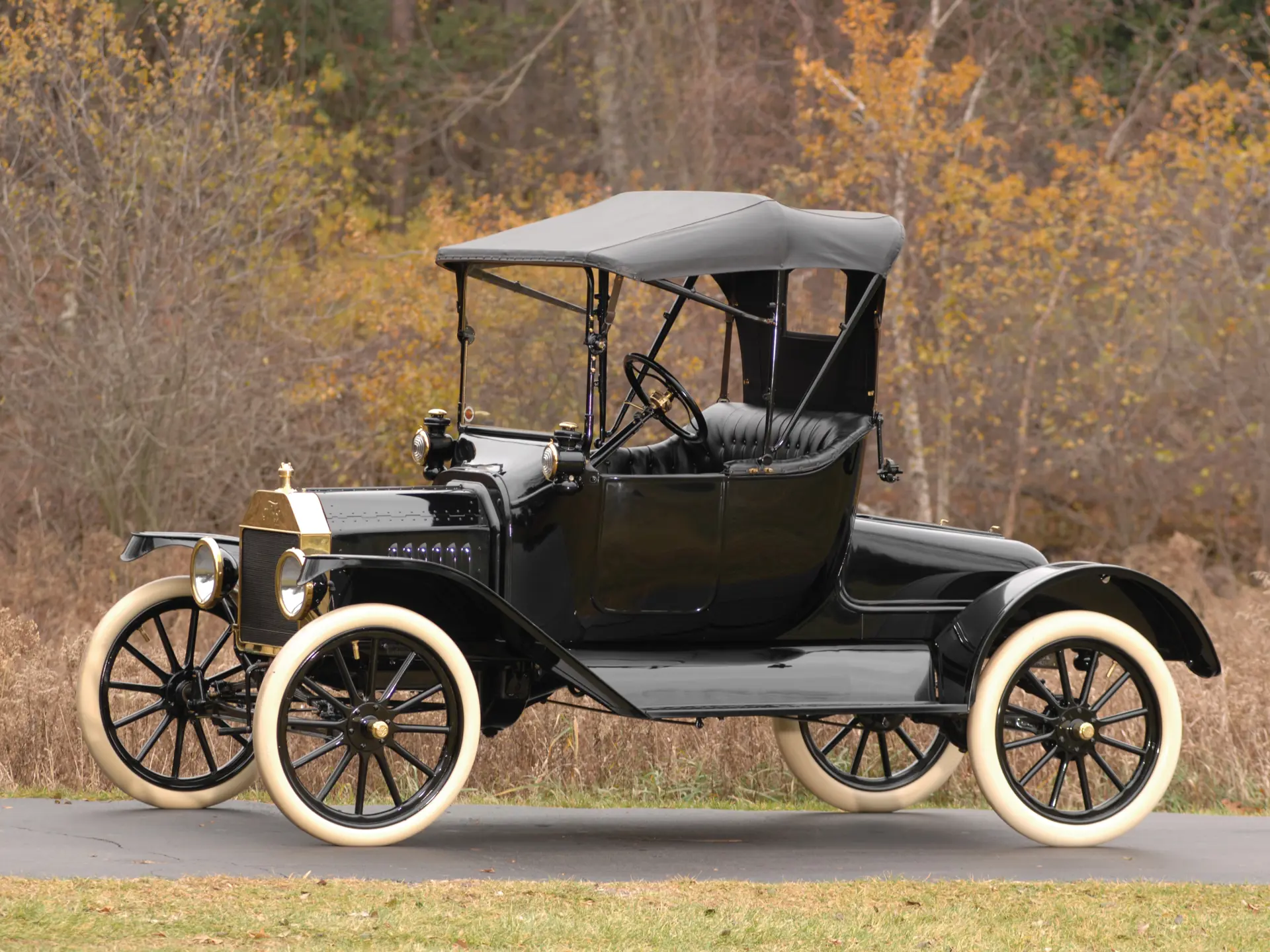 1915 Ford Model T Roadster | The McMullen Collection | RM Sotheby's