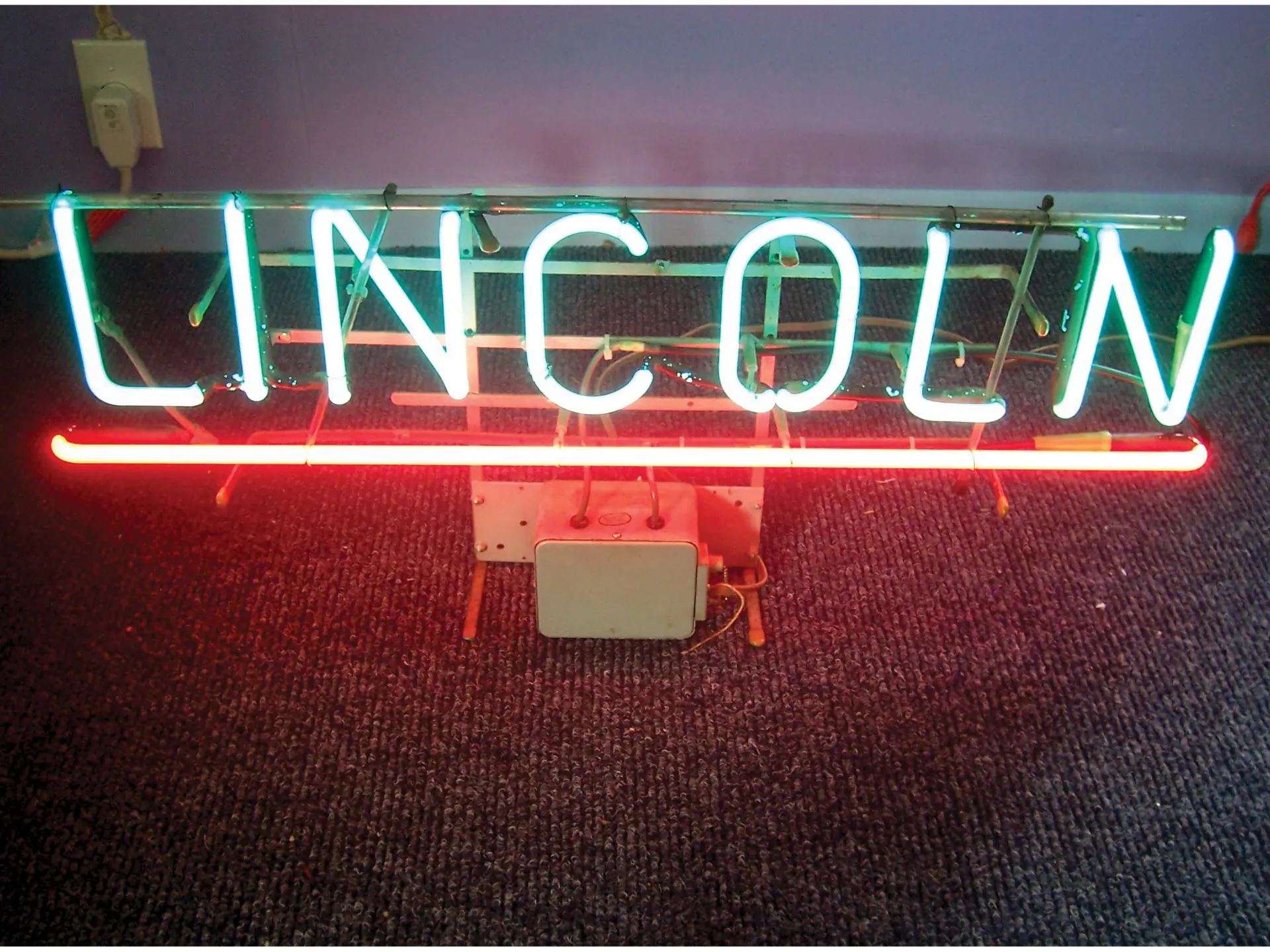Lincoln Neon Sign | Auburn Fall 2018 | RM Sotheby's