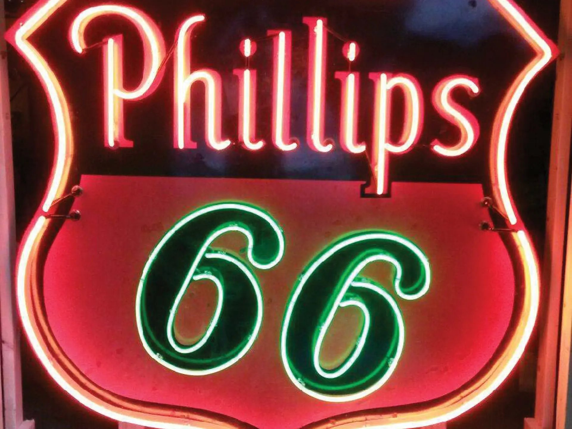 Phillips 66 Neon | Auburn Fall 2014 | RM Sotheby's