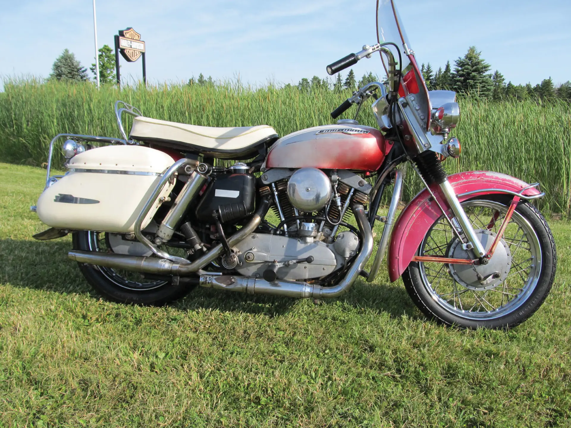 1965 Harley-Davidson XLH | Las Vegas Premier Motorcycle Auction | RM ...