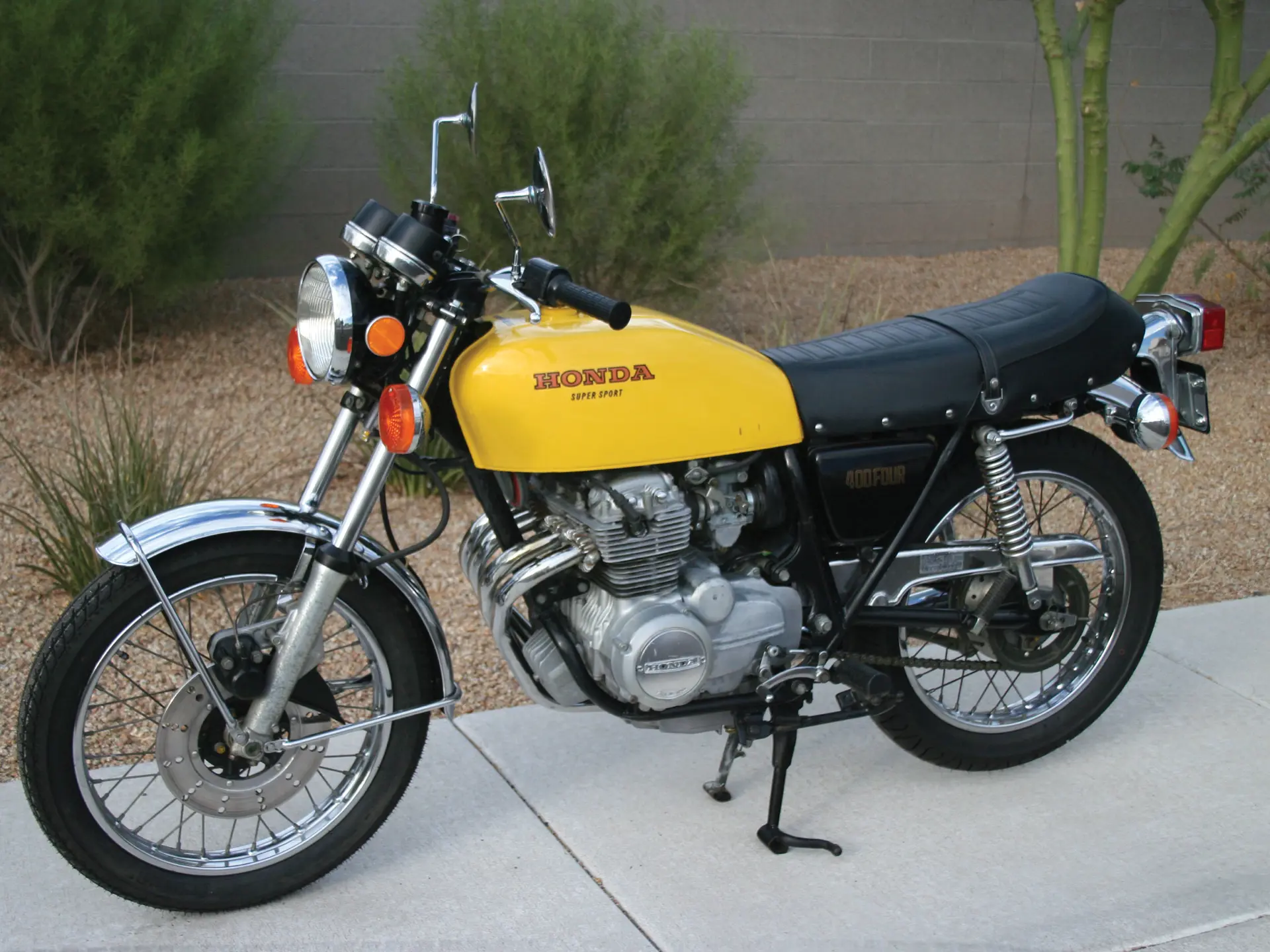 1976 Honda CB400F Super Sport | Las Vegas Premier Motorcycle Auction | RM Sotheby's