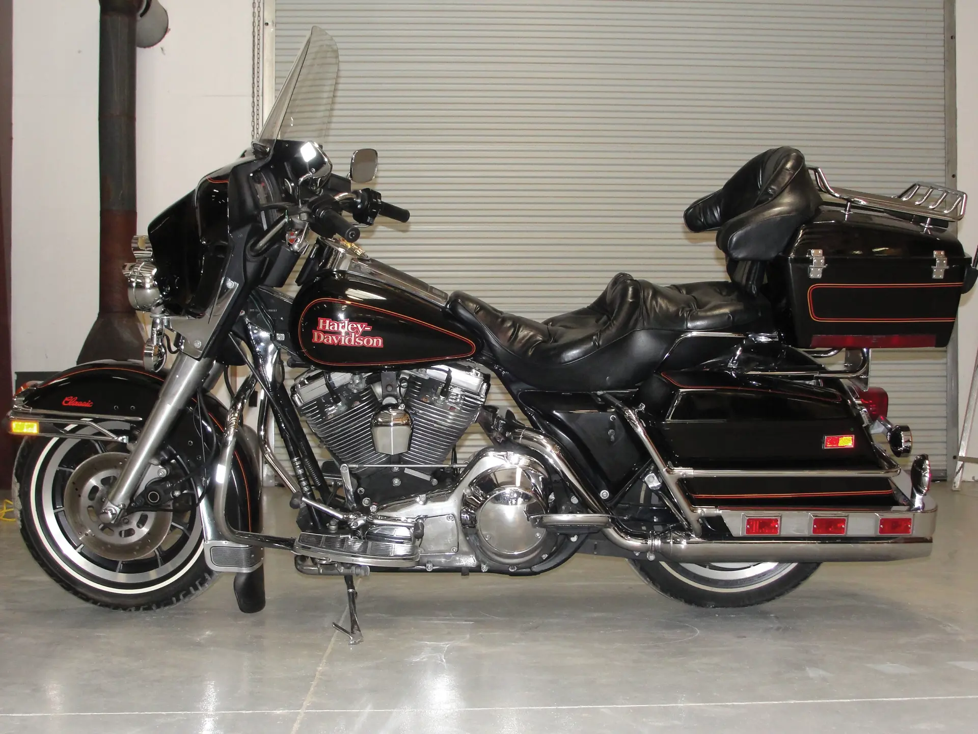1990 Harley-Davidson FLHTC | Las Vegas Premier Motorcycle Auction | RM ...