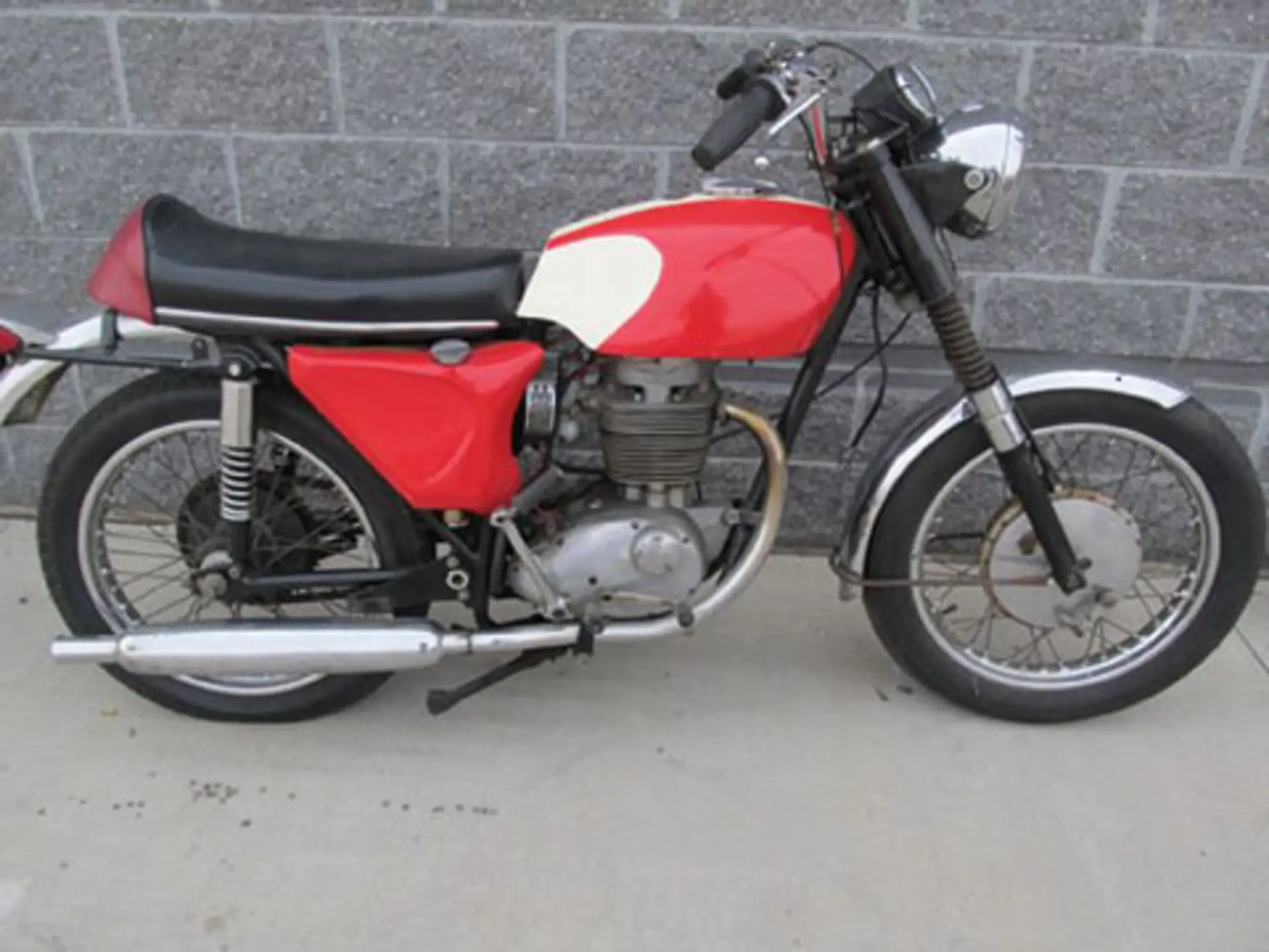 1968 BSA Shooting Star | Las Vegas Premier Motorcycle Auction | RM ...