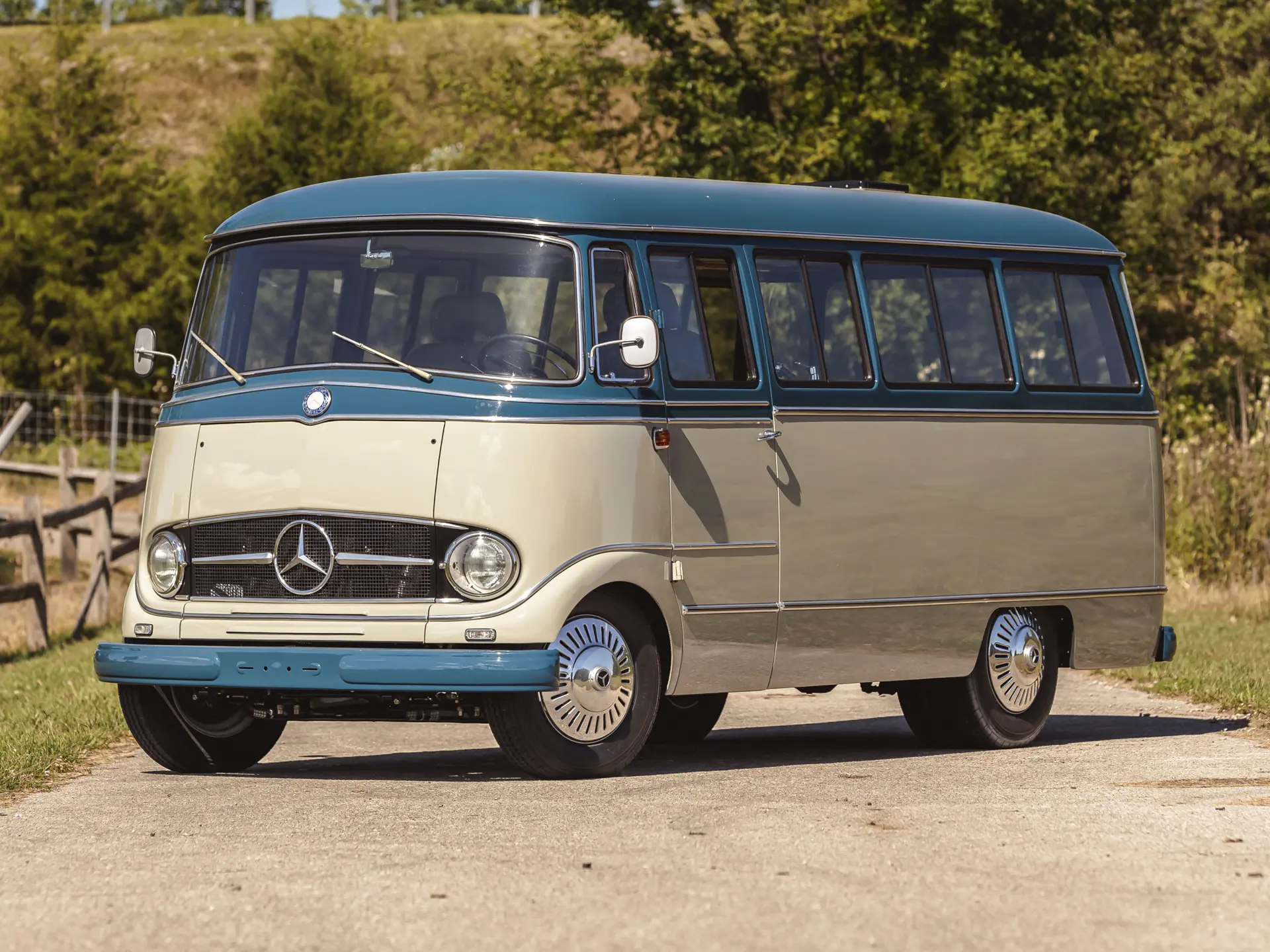 1959 Mercedes-Benz O 319 Minibus Custom | SHIFT/Monterey 2020 | RM ...