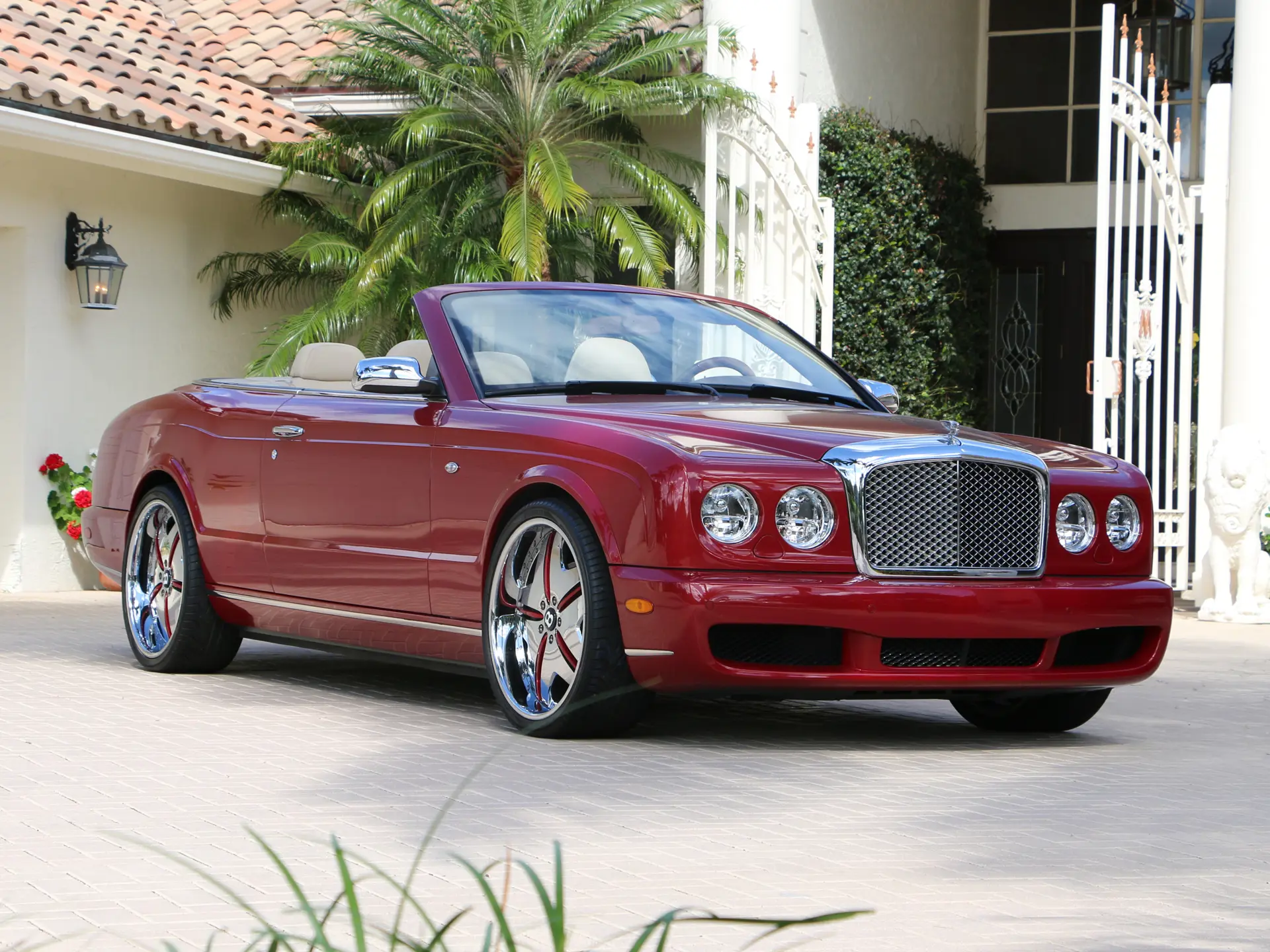 2007 Bentley Azure | Fort Lauderdale 2019 | RM Sotheby's