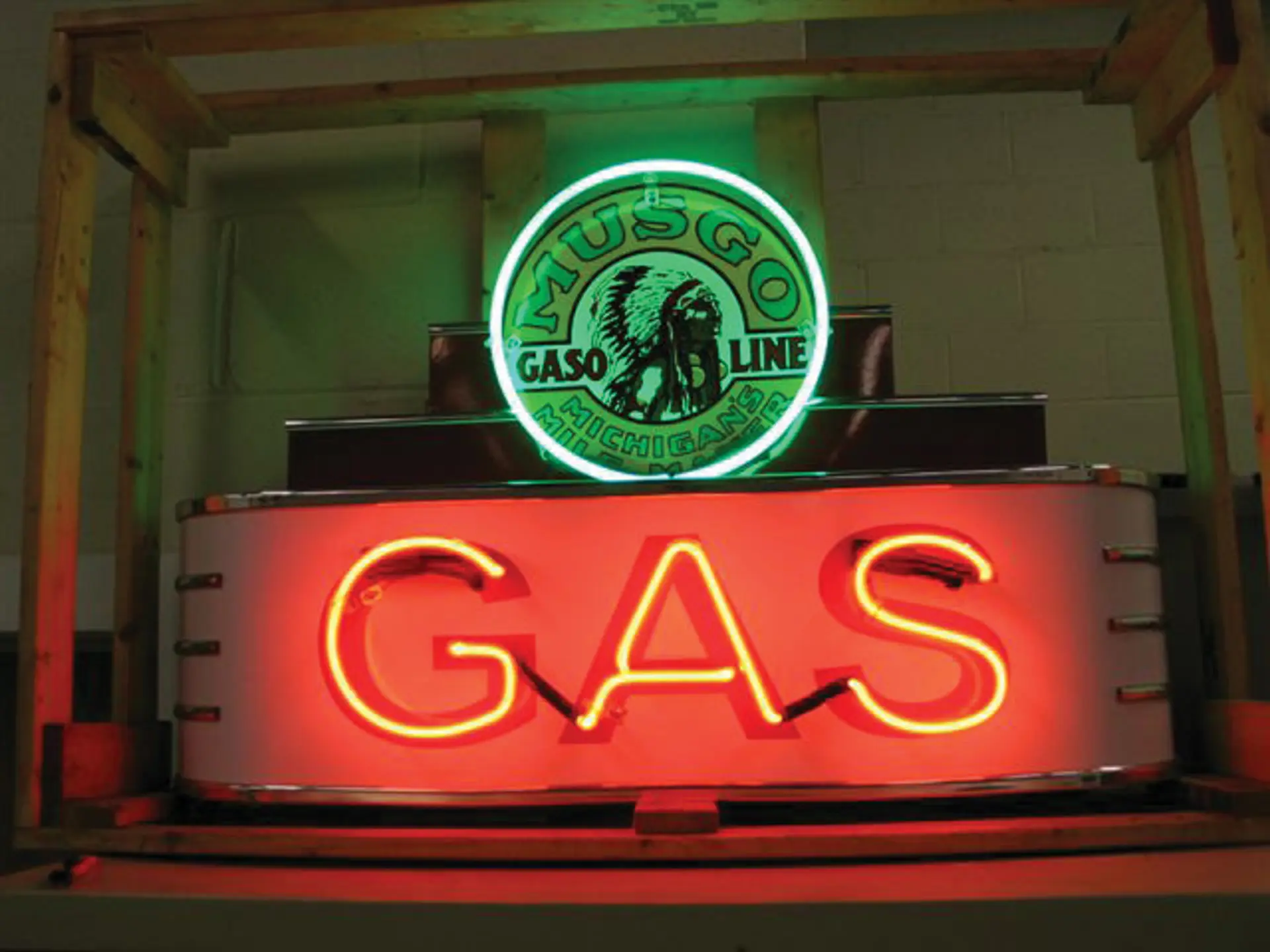 Neon Gas Sign | The Florida Collector Car Auction 2005 | RM Sotheby's