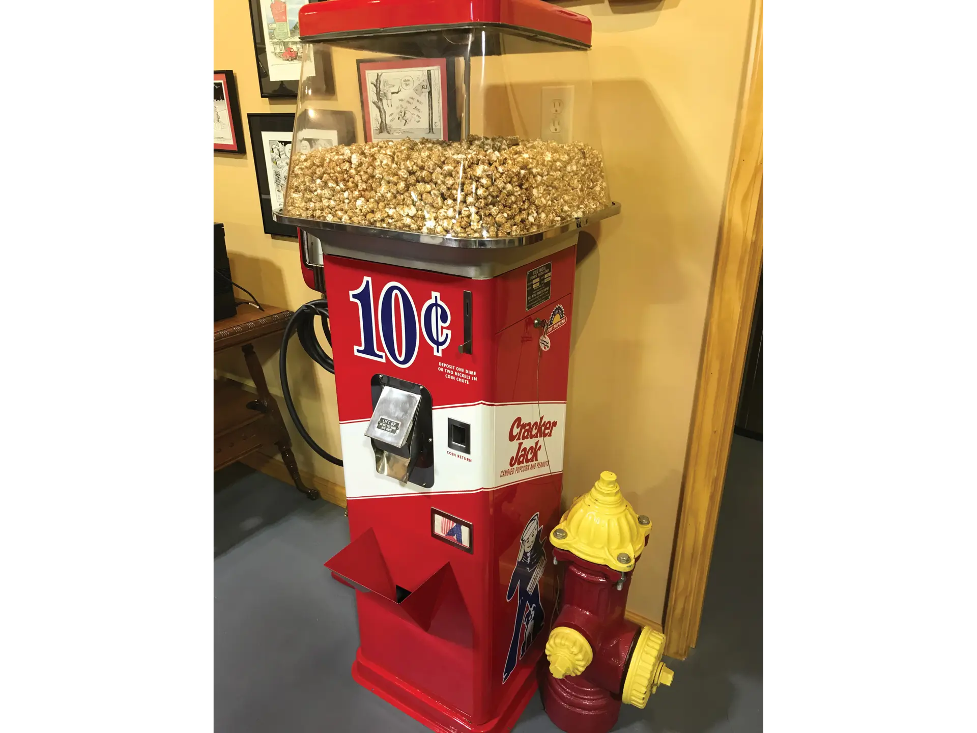 Cracker Jack Popcorn and Peanuts Vending Machine | Auburn Fall 2018 ...