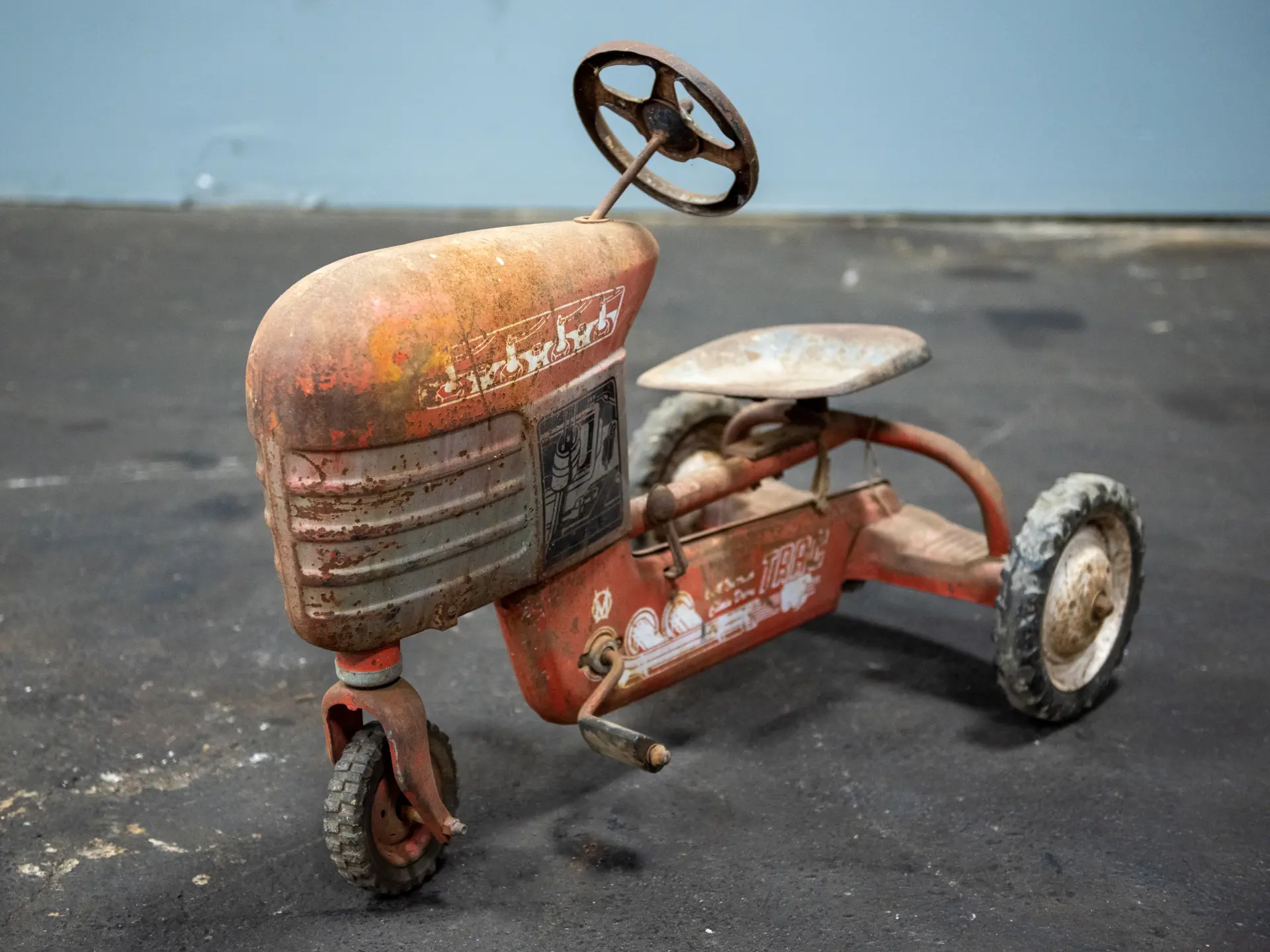 Pedal Tractor | Auburn Fall 2021 | RM Sotheby's