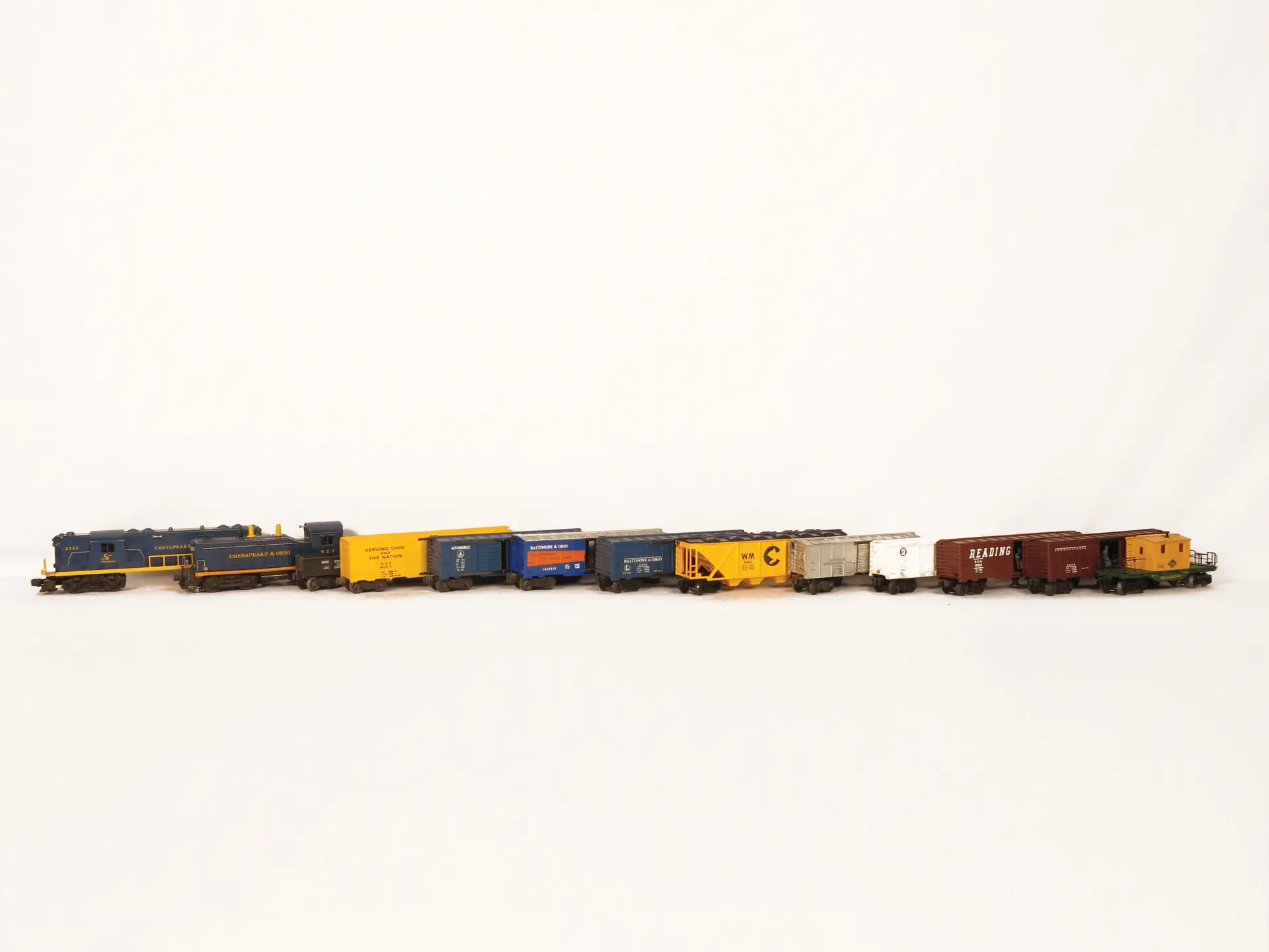 Lionel O Gauge C&O NW2 Switcher, C&O GP7 Diesel, Ten Rolling Stock Cars ...