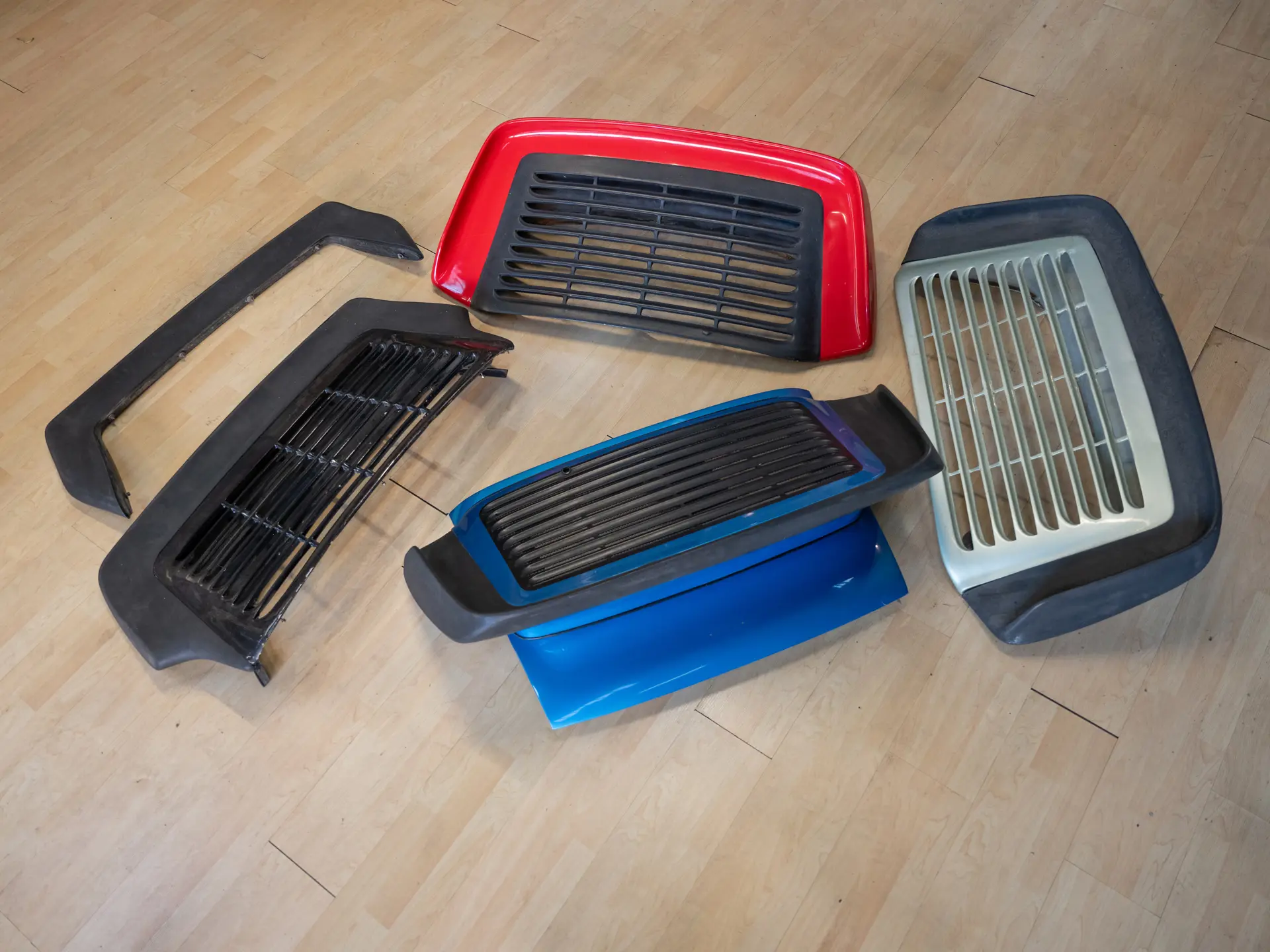 Five Porsche 911 'Tail' Decklids | Magnus Walker: The Outlaw Collection ...