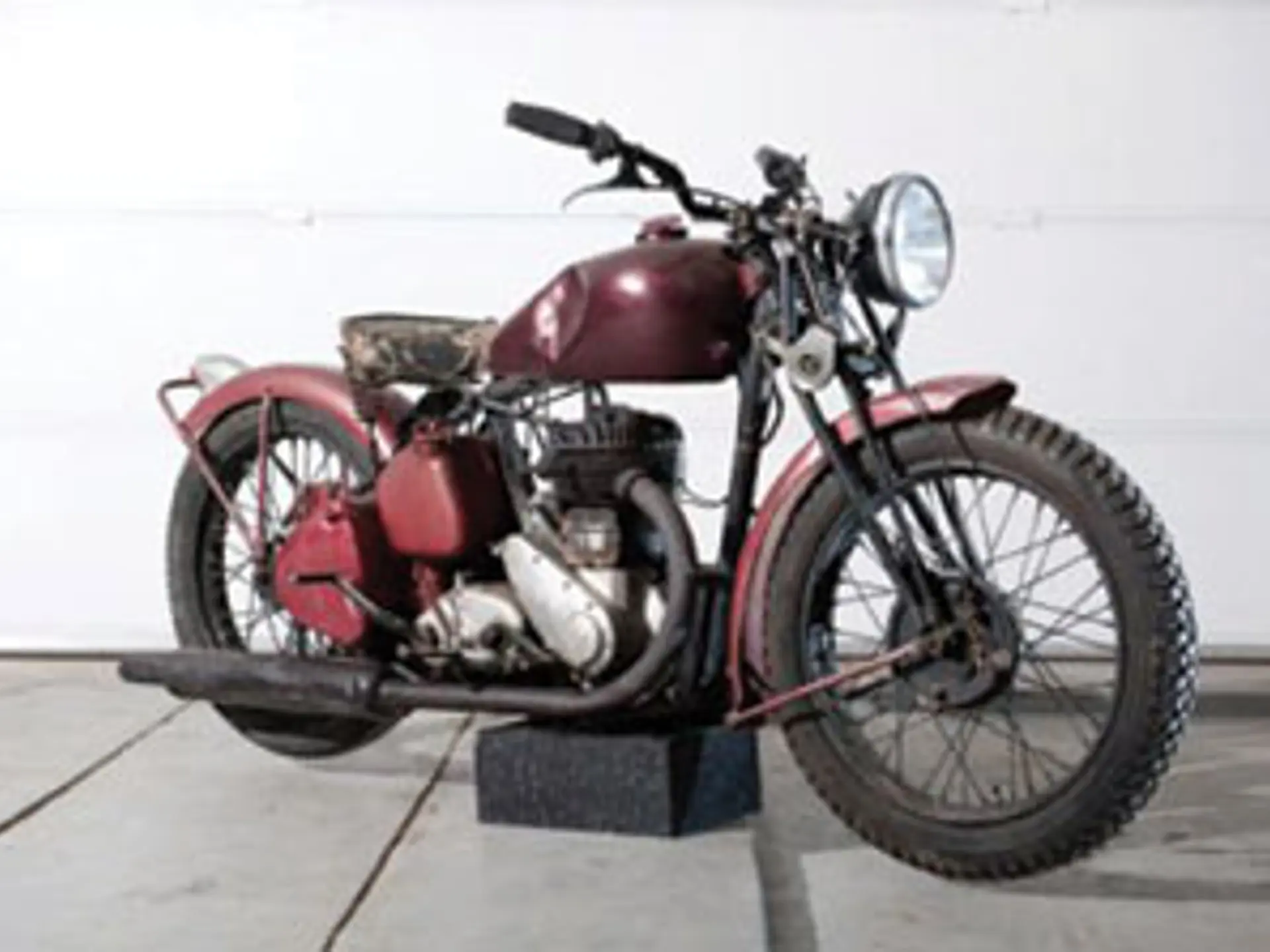 1944 BSA Ex Military M20 | Las Vegas Premier Motorcycle Auction | RM ...