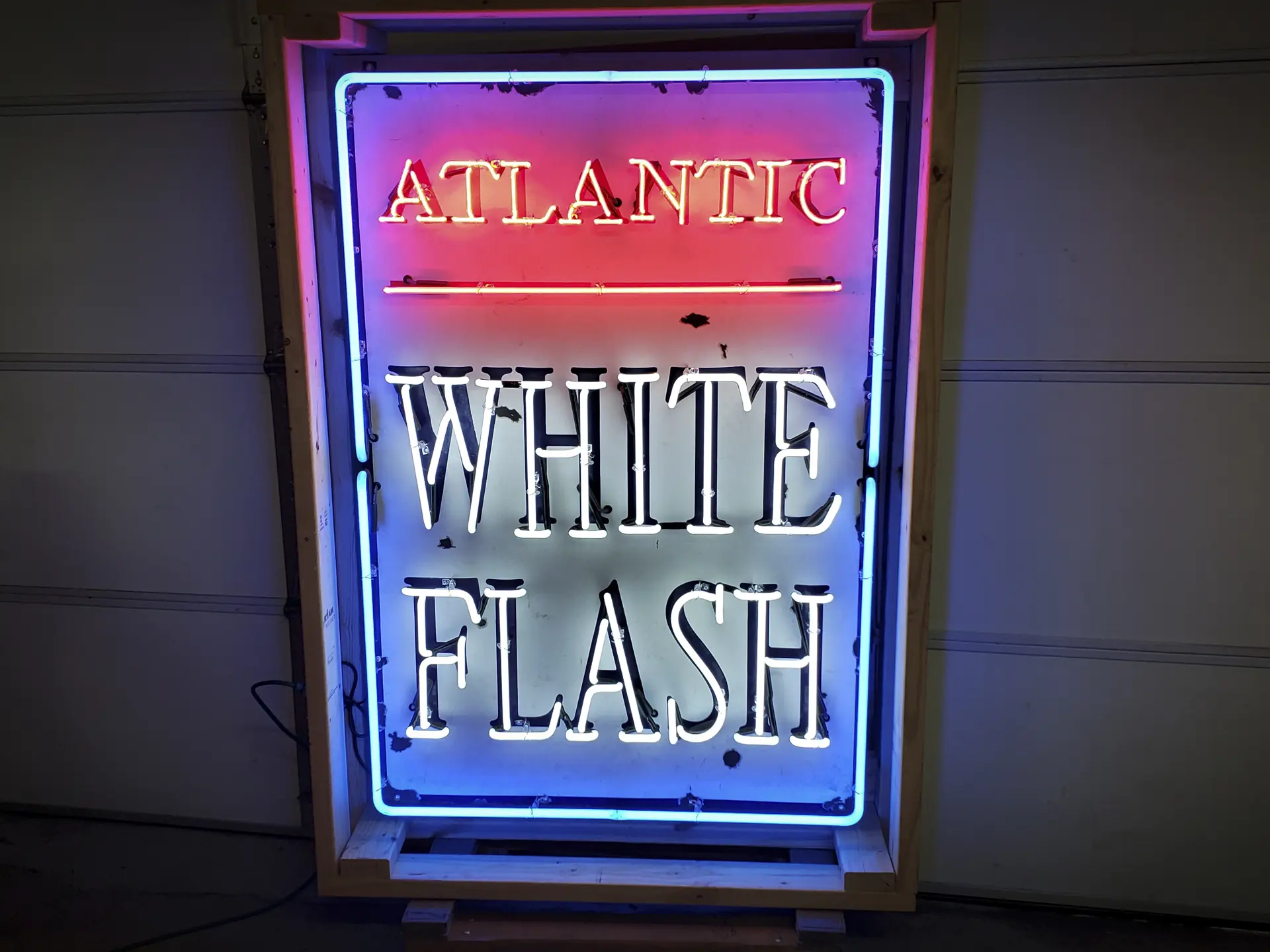 Atlantic White Flash Neon Porcelain Sign | Auburn Fall 2020 | RM Sotheby's