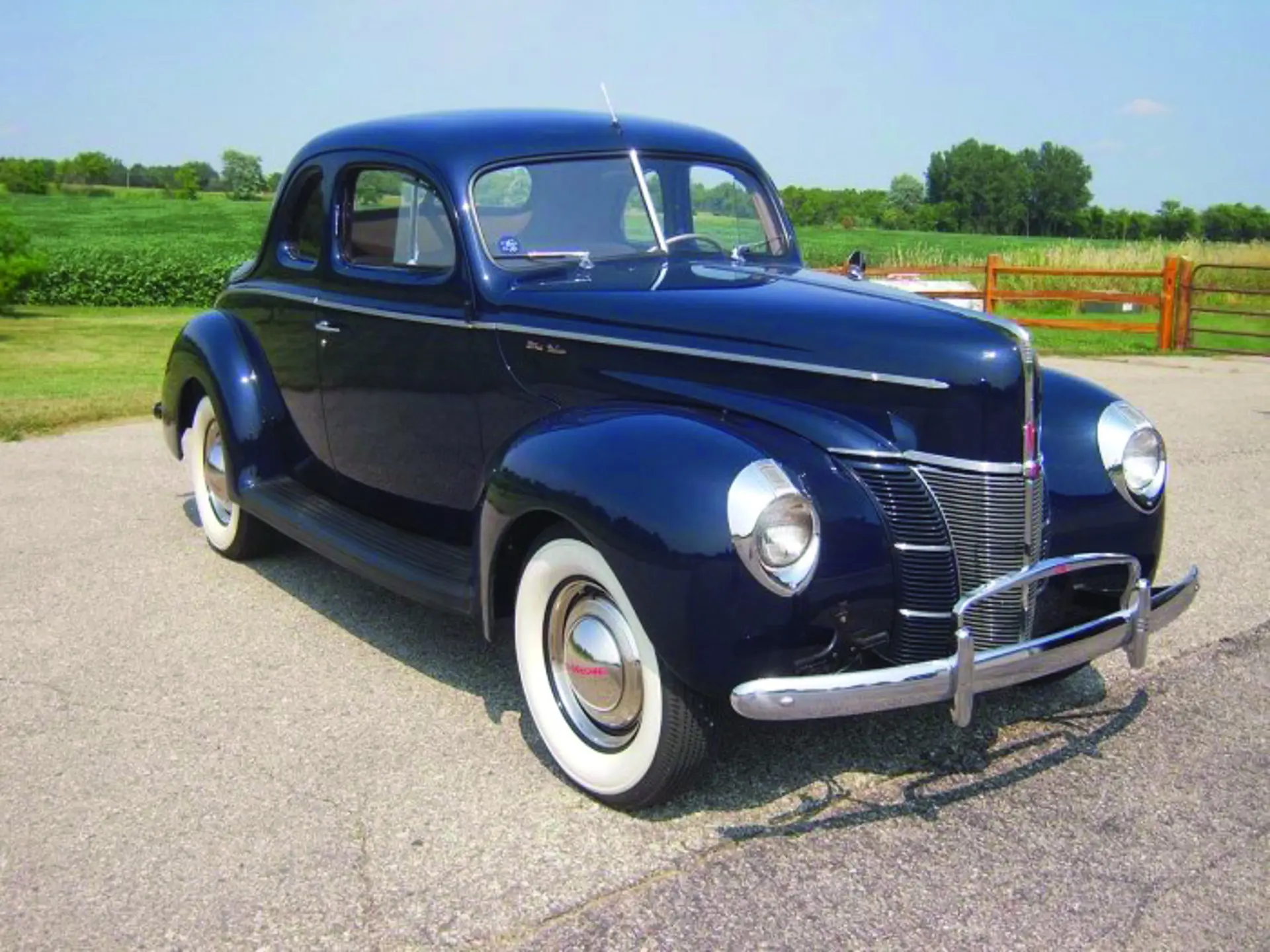 1940 Ford Deluxe | Auburn Spring 2017 | RM Sotheby's
