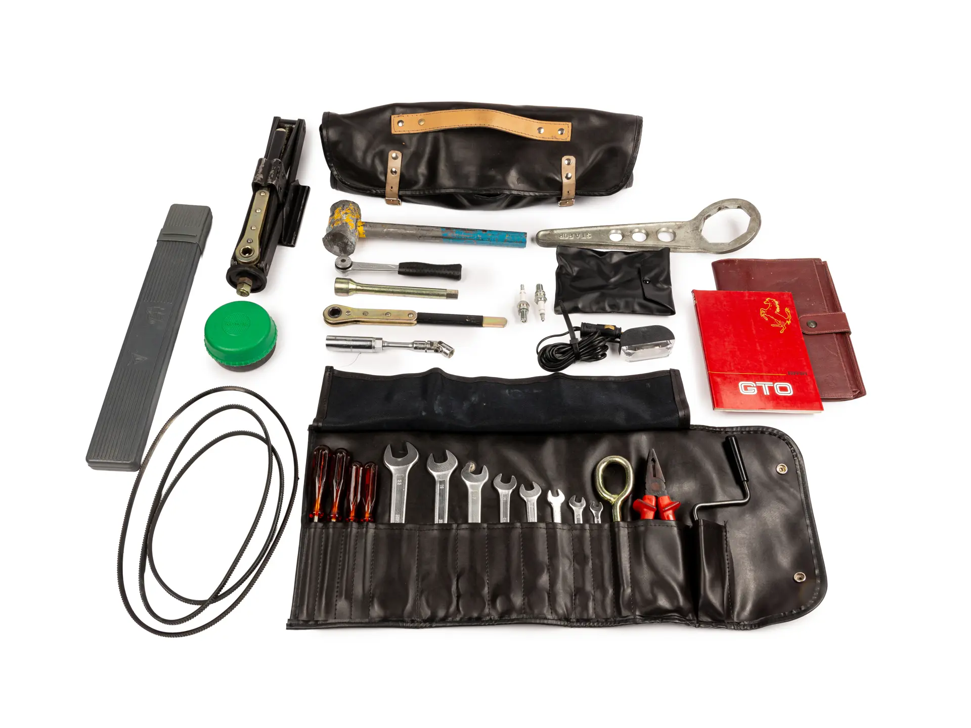 Ferrari 288 GTO Tool Kit and Owner's Manual | Paris 2026 | RM Sotheby's