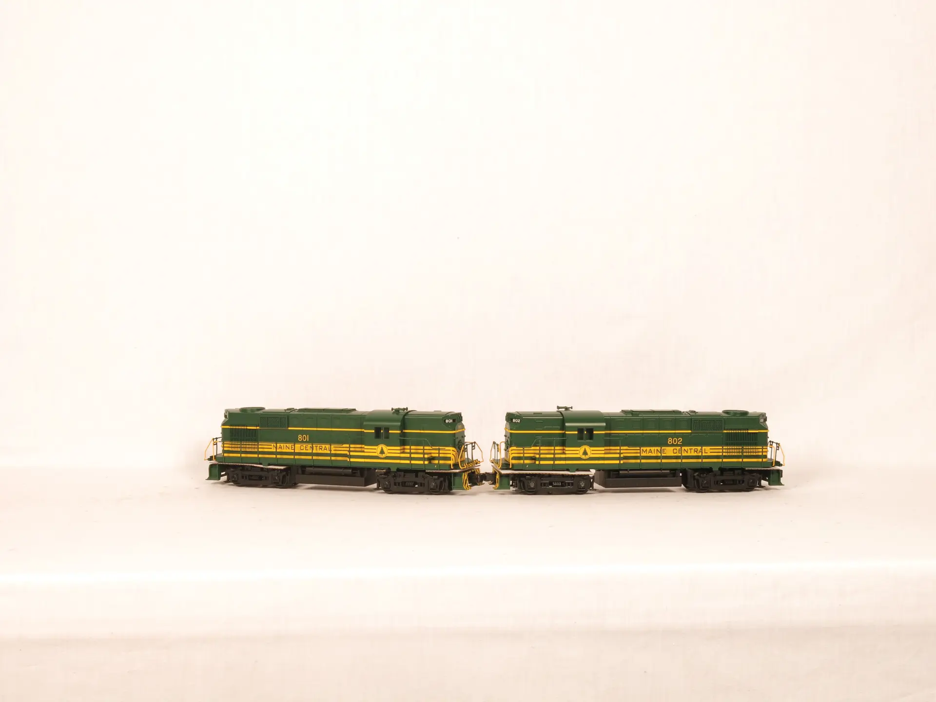 Two Weaver O Gauge Maine Central Alco RS-11/RSD-12 Diesel Locomotives ...