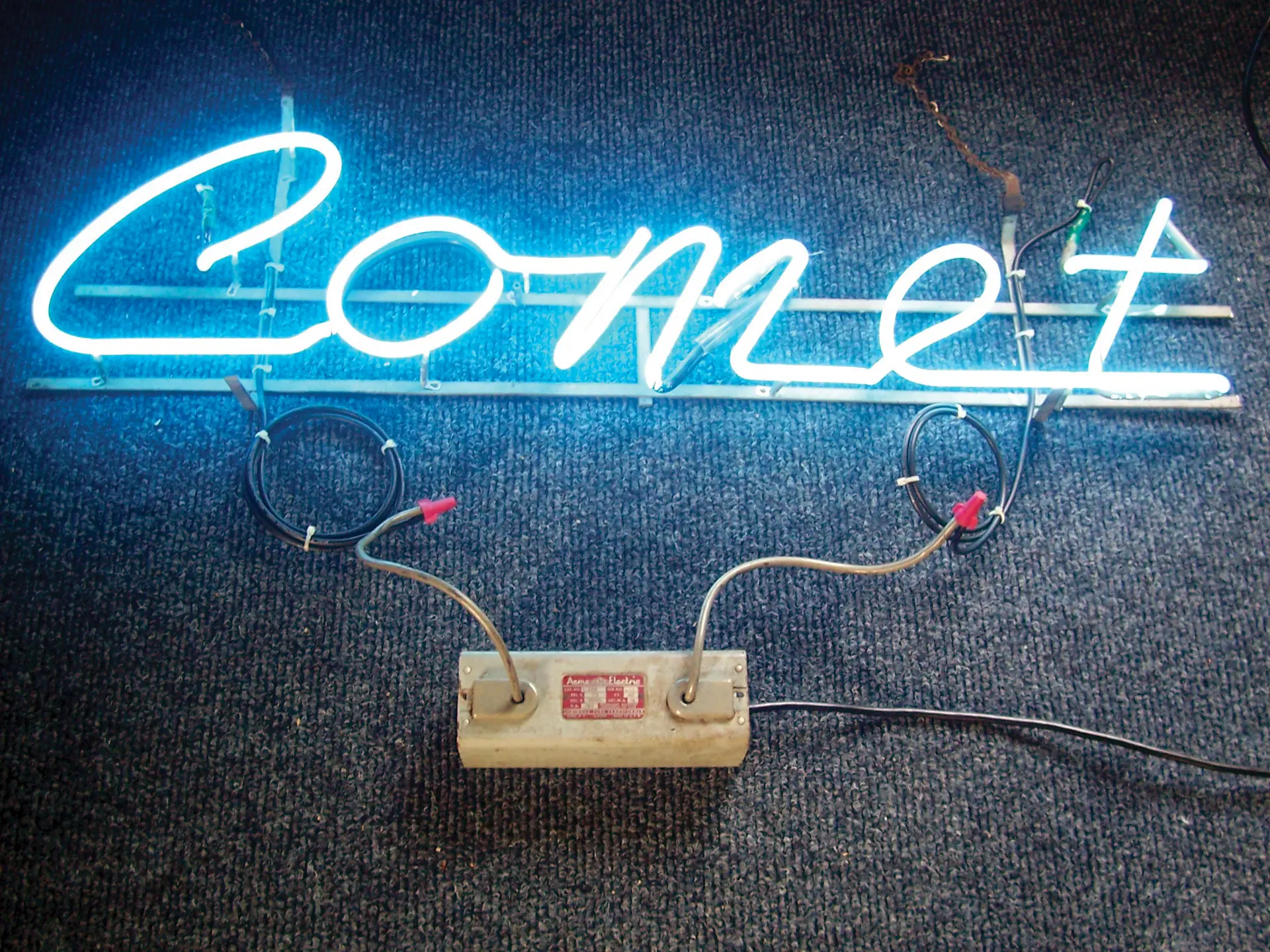 Comet Neon Sign | Auburn Fall 2018 | RM Sotheby's