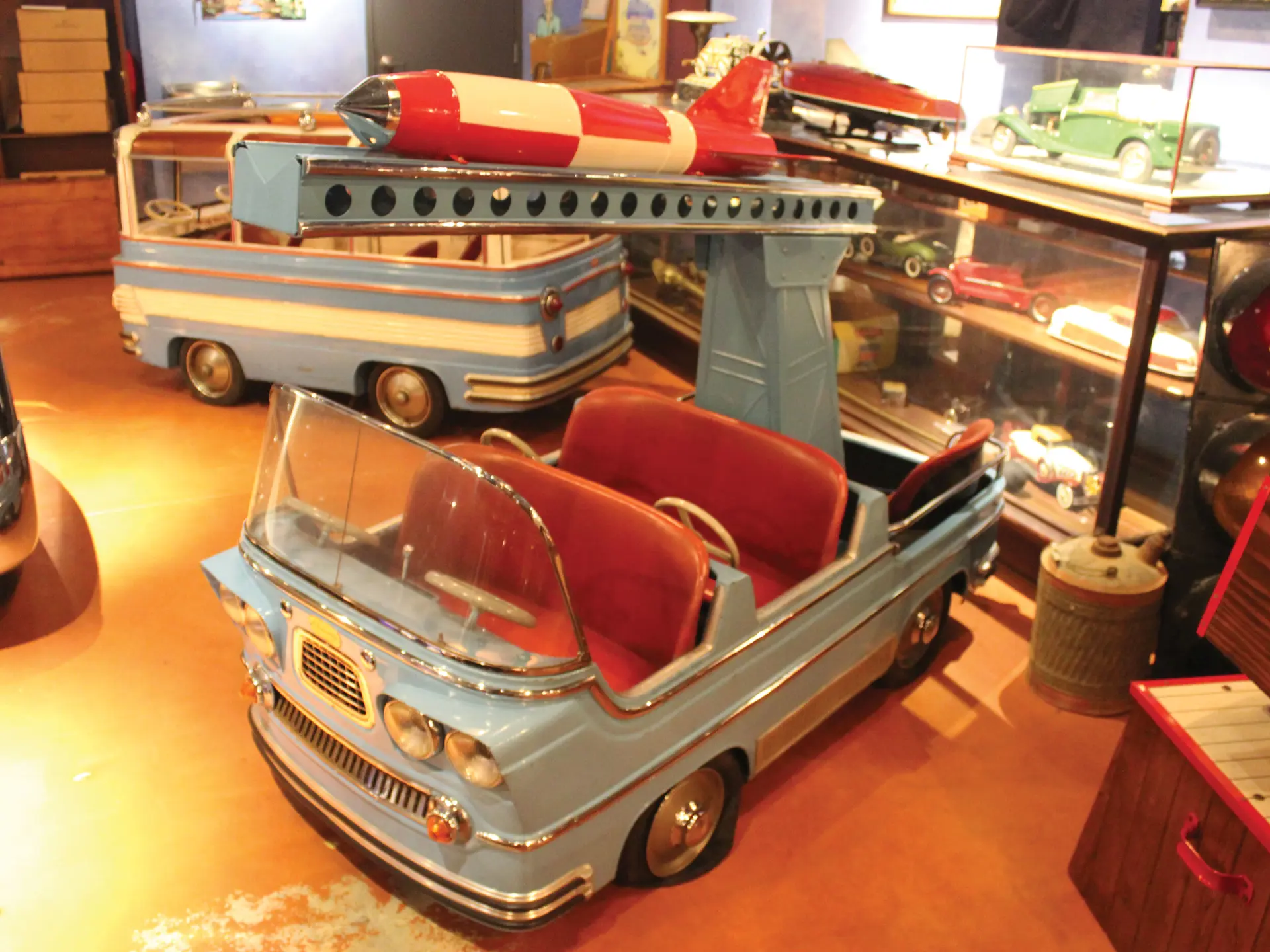 A classic carousel ‘Rocket Launcher’ ride by L’Autopede, Circa 1960 ...