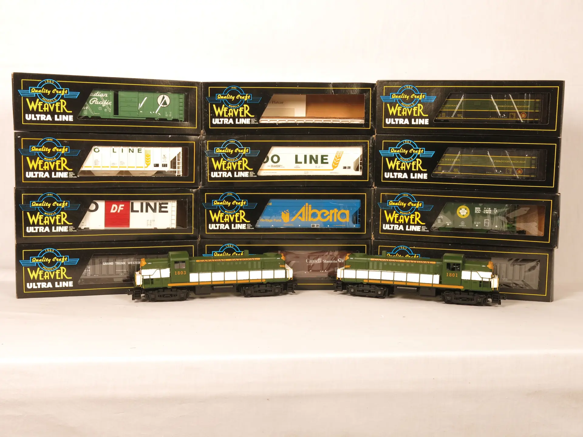 Two Weaver O Gauge Canadian National RS-3 Diesel Locomotives with ...