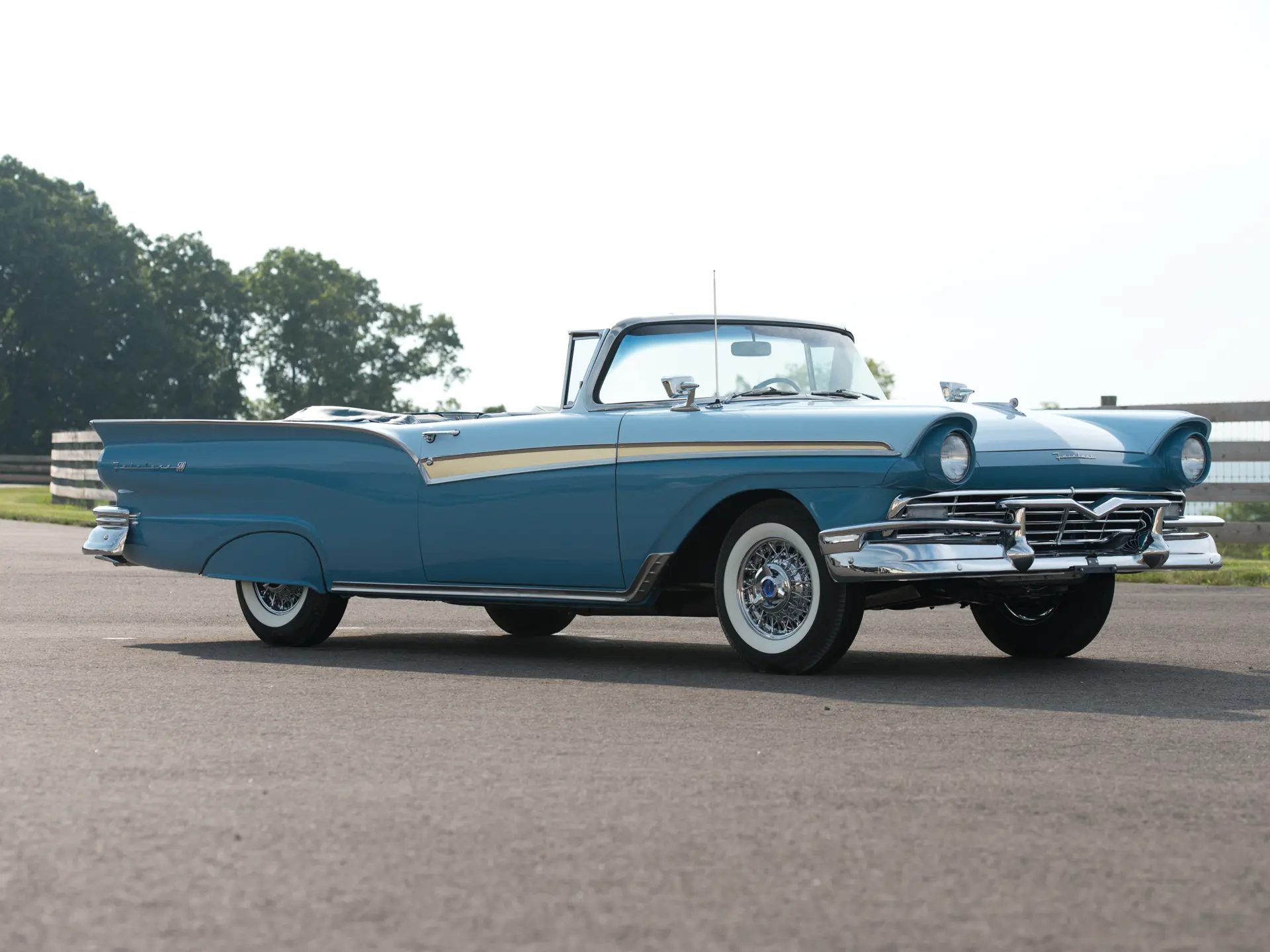 1957 Ford Fairlane 500 Sunliner | Hershey 2014 | RM Sotheby's