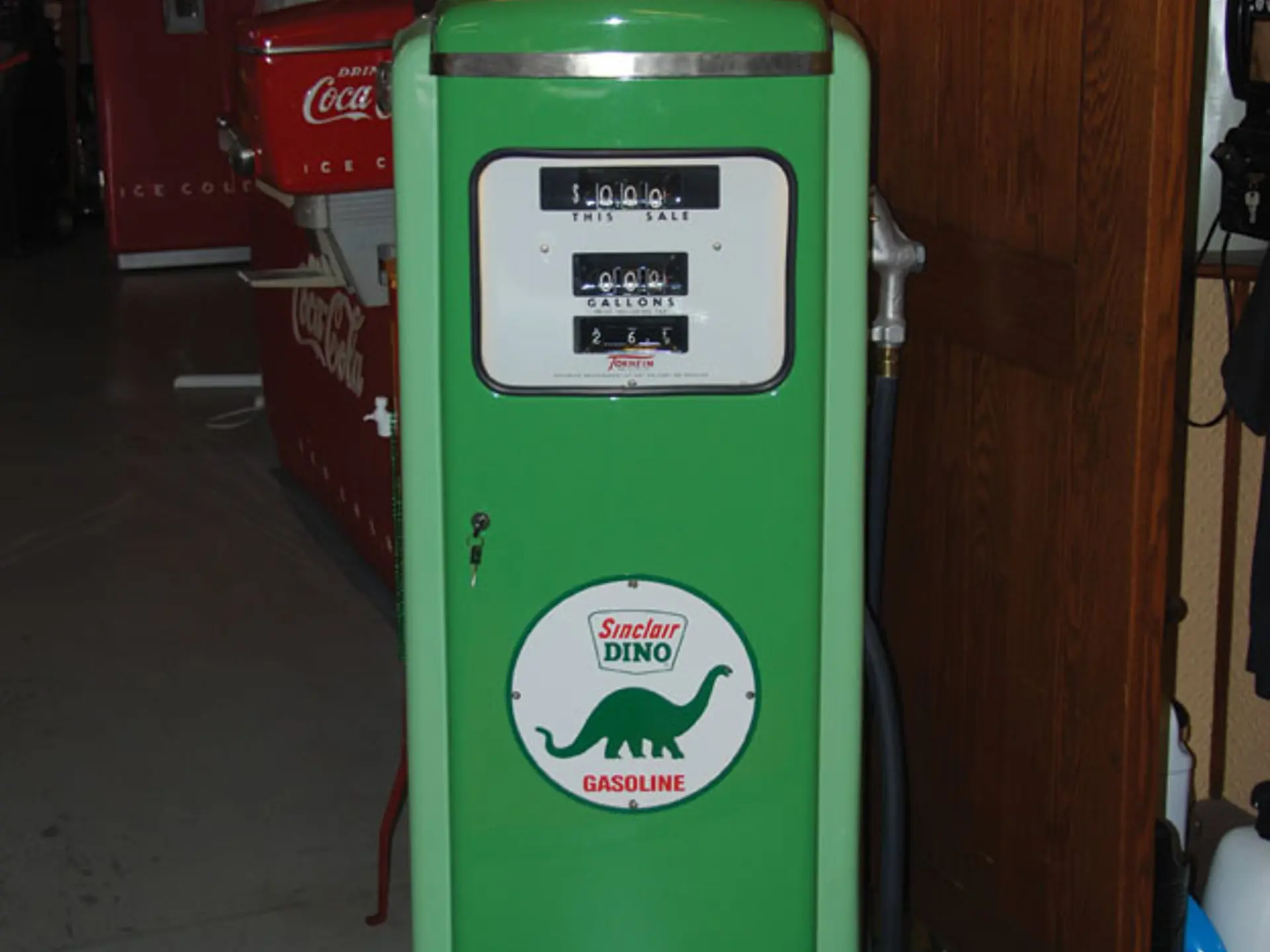 Tokheim Original Dino Gas Pump | Fort Lauderdale 2014 | RM Sotheby's