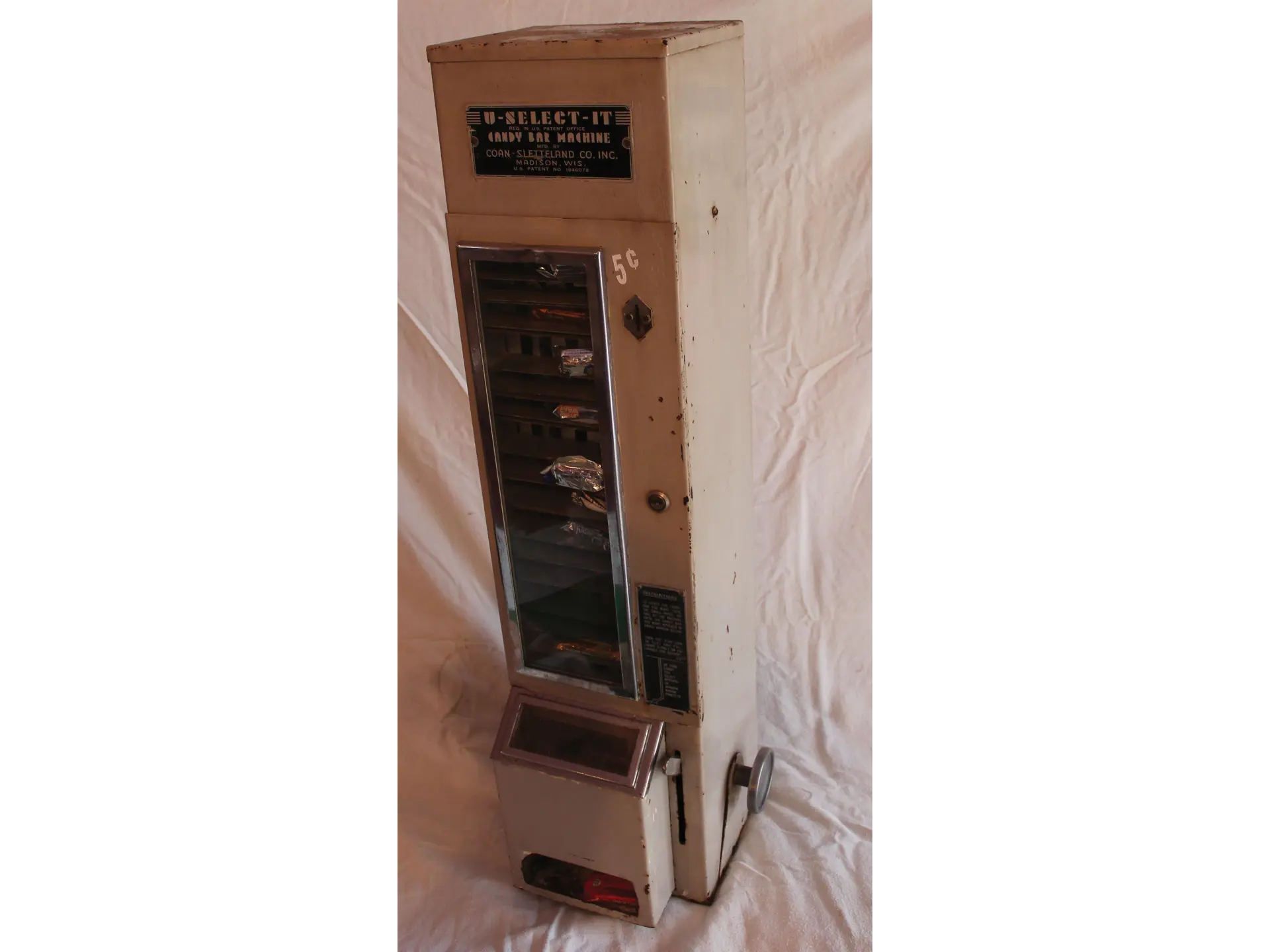 U-Select-It Candy Bar Vending Machine | Auburn Spring 2018 | RM Sotheby's