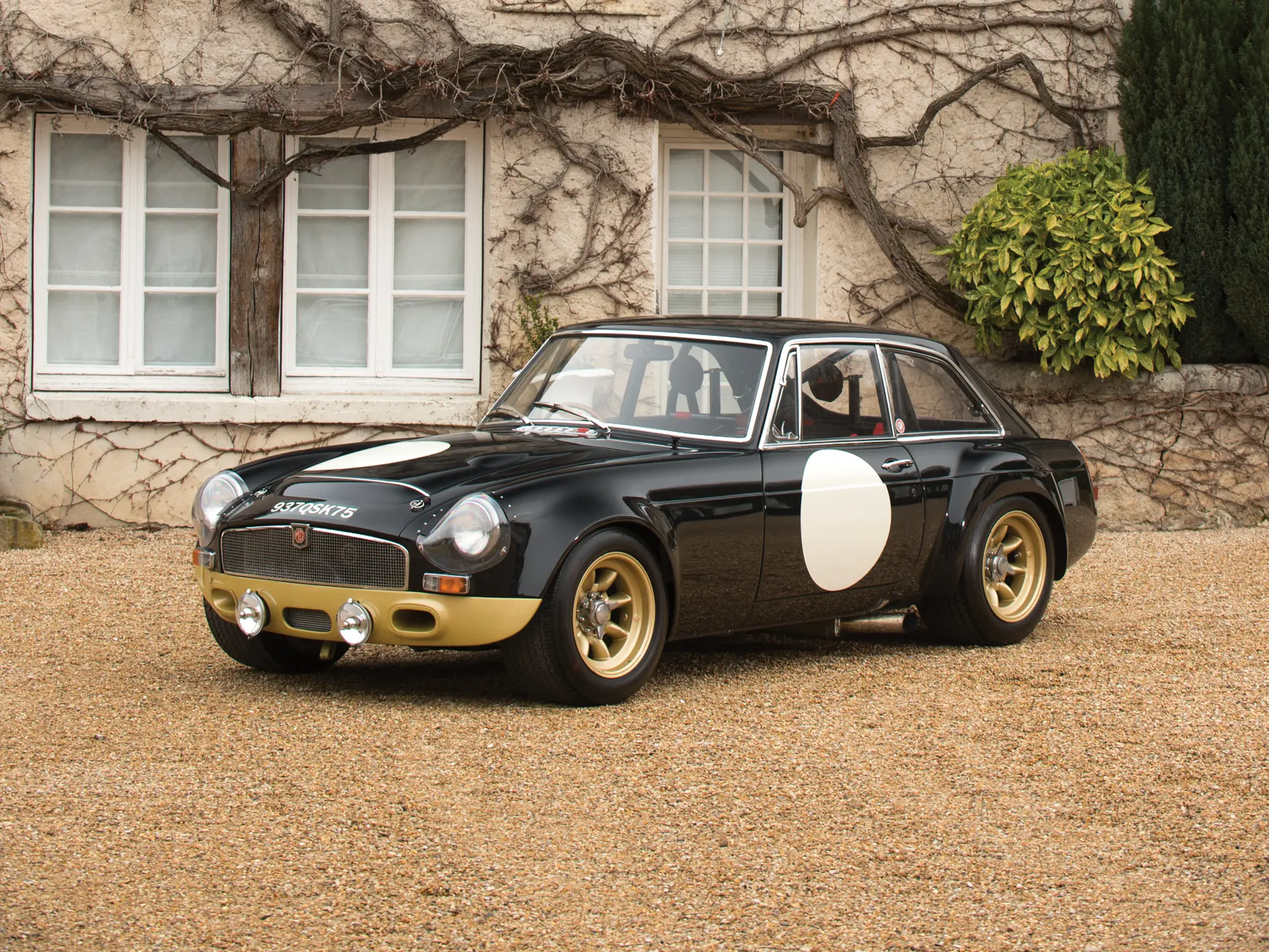 1969 MG MGC GTS Sebring | Monaco 2016 | RM Sotheby's