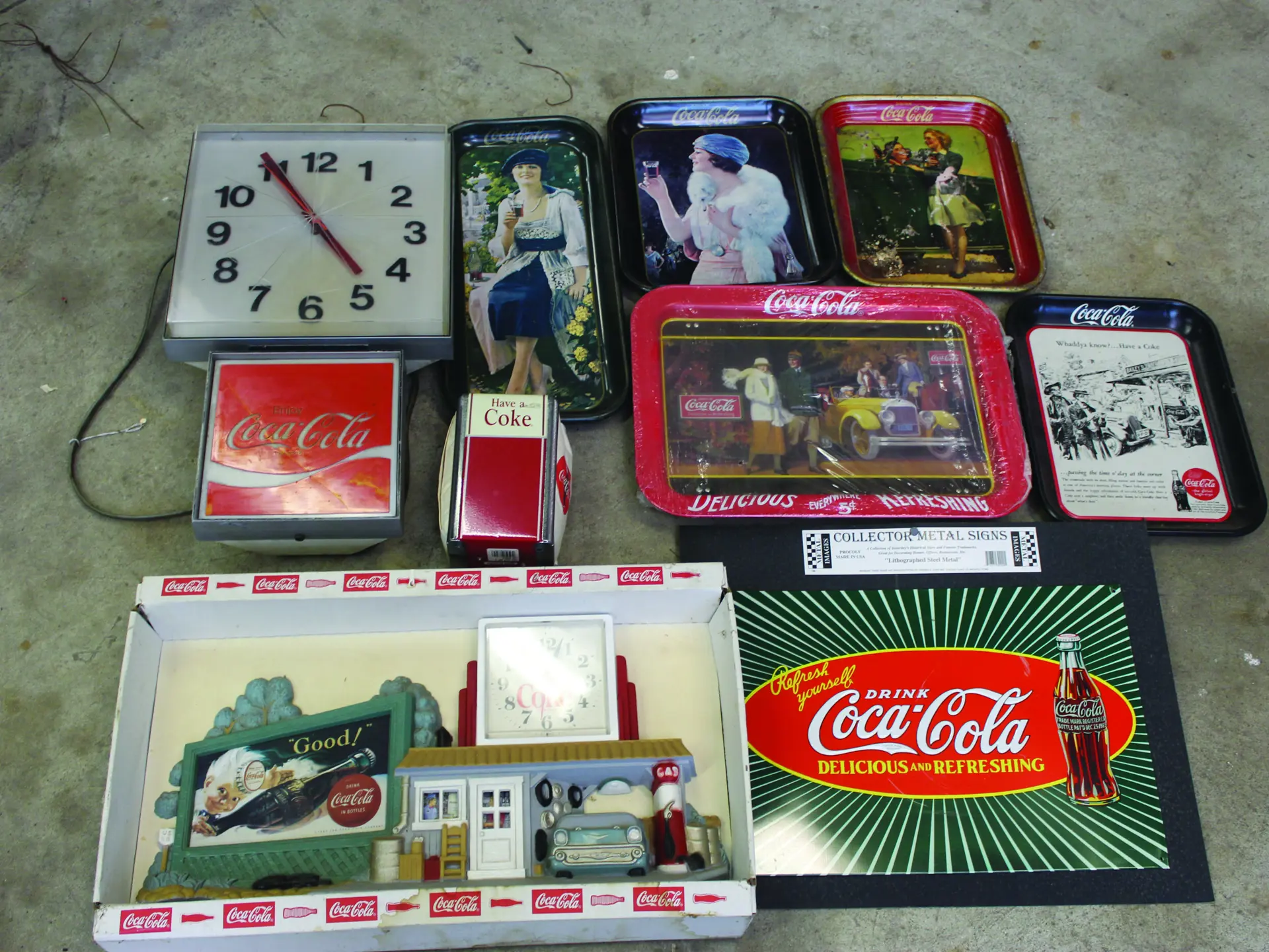 An assembled grouping of Coca-Cola collectibles | Auburn Fall 2017 | RM ...