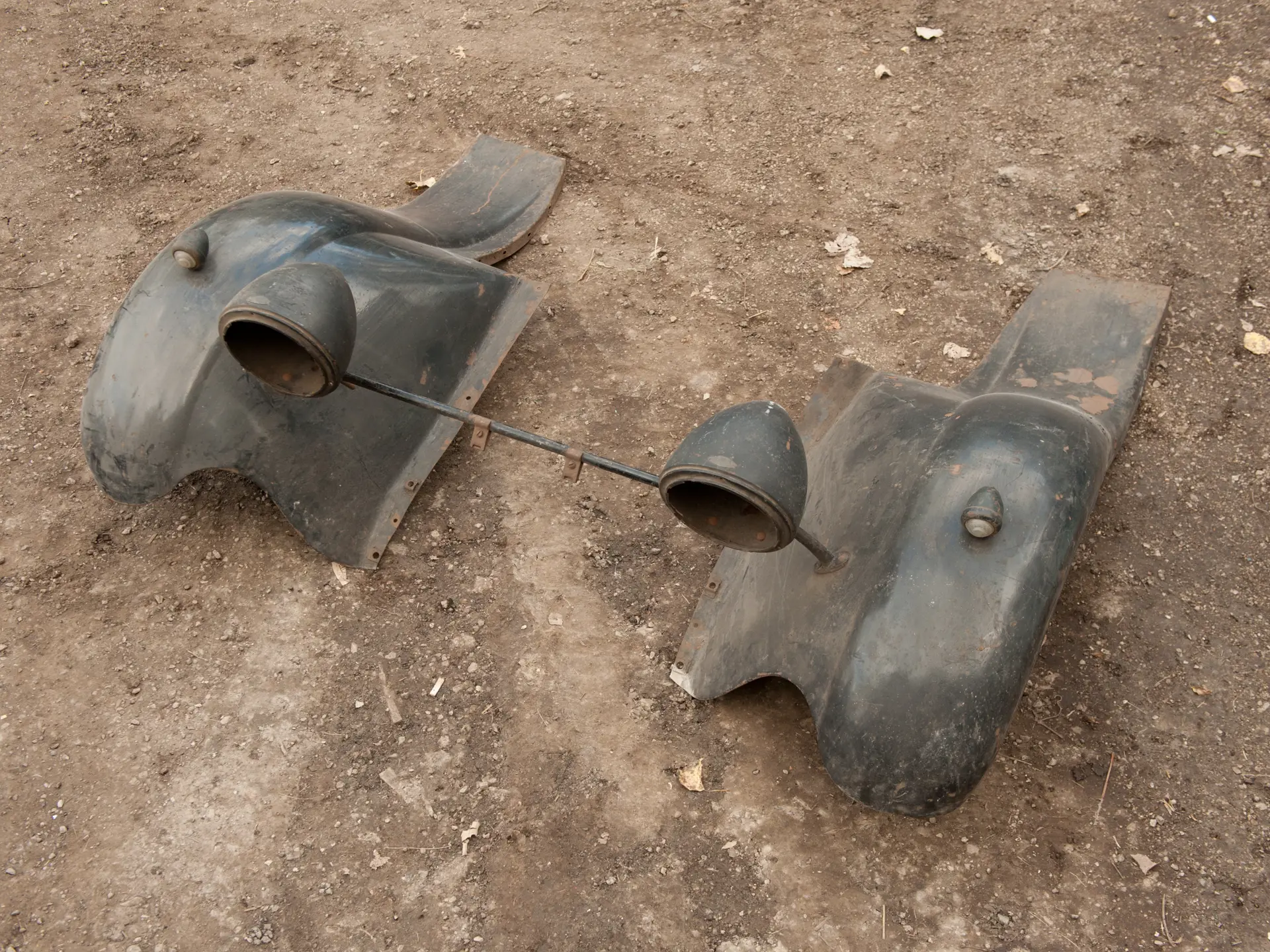Pair of 1928-1929 Ford Model A Fenders With Headlight Bar | The Lee Roy ...