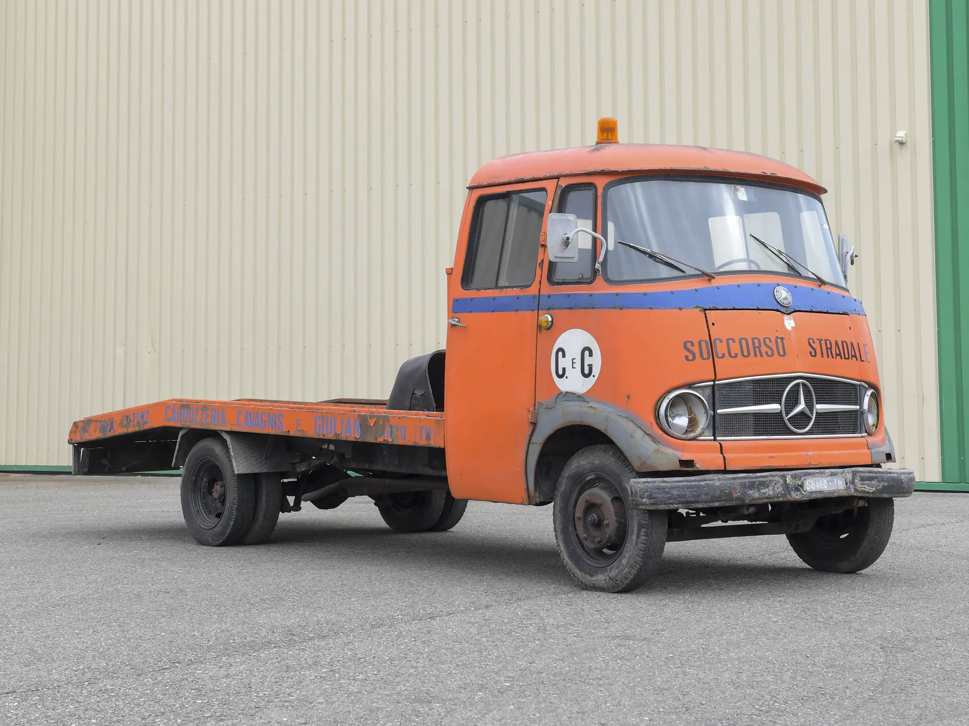 1963 Mercedes-Benz L 405 | St. Moritz 2023 | RM Sotheby's
