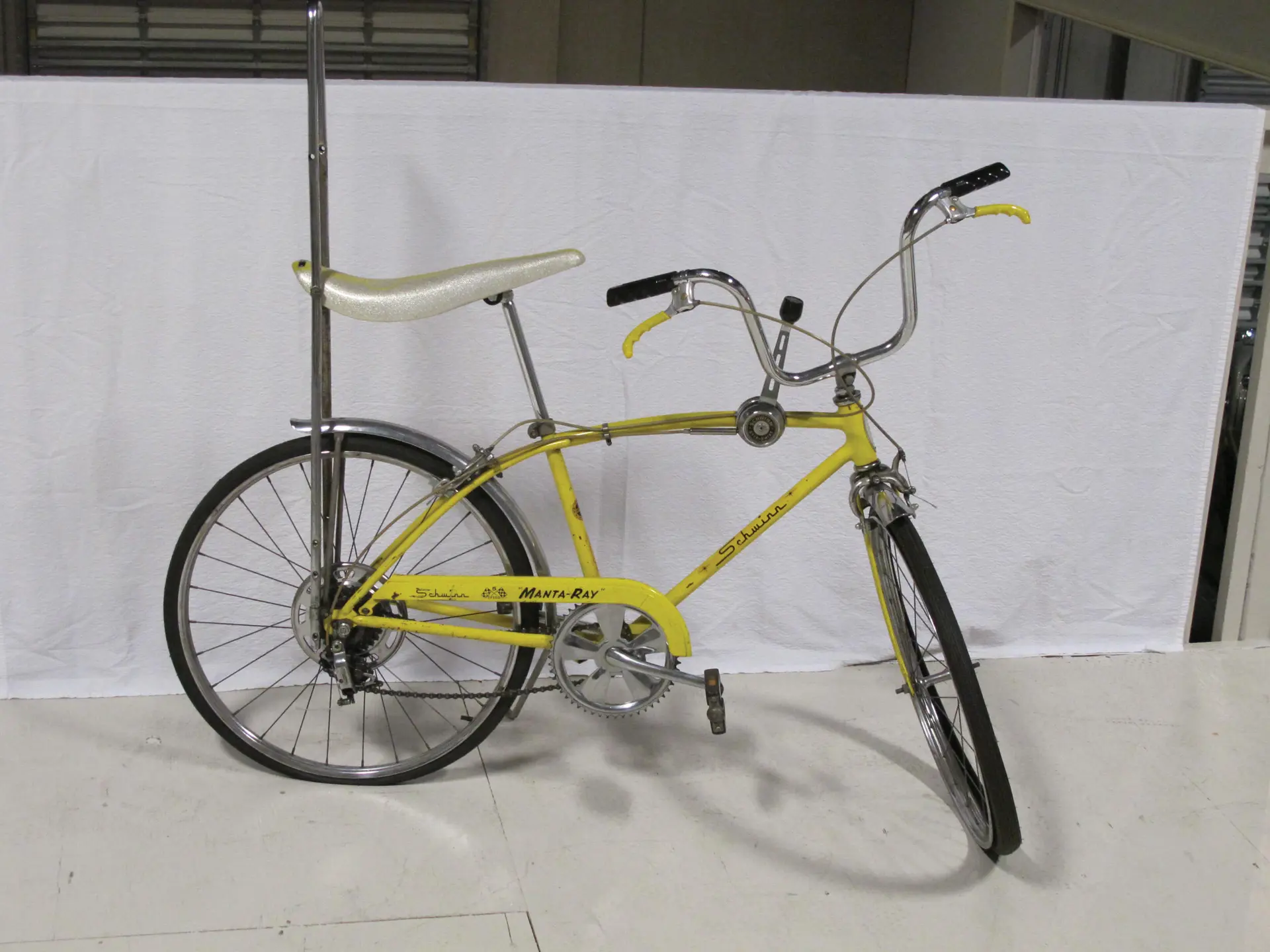 Set of four vintage styled bicycles | Fort Lauderdale 2015 | RM Sotheby's