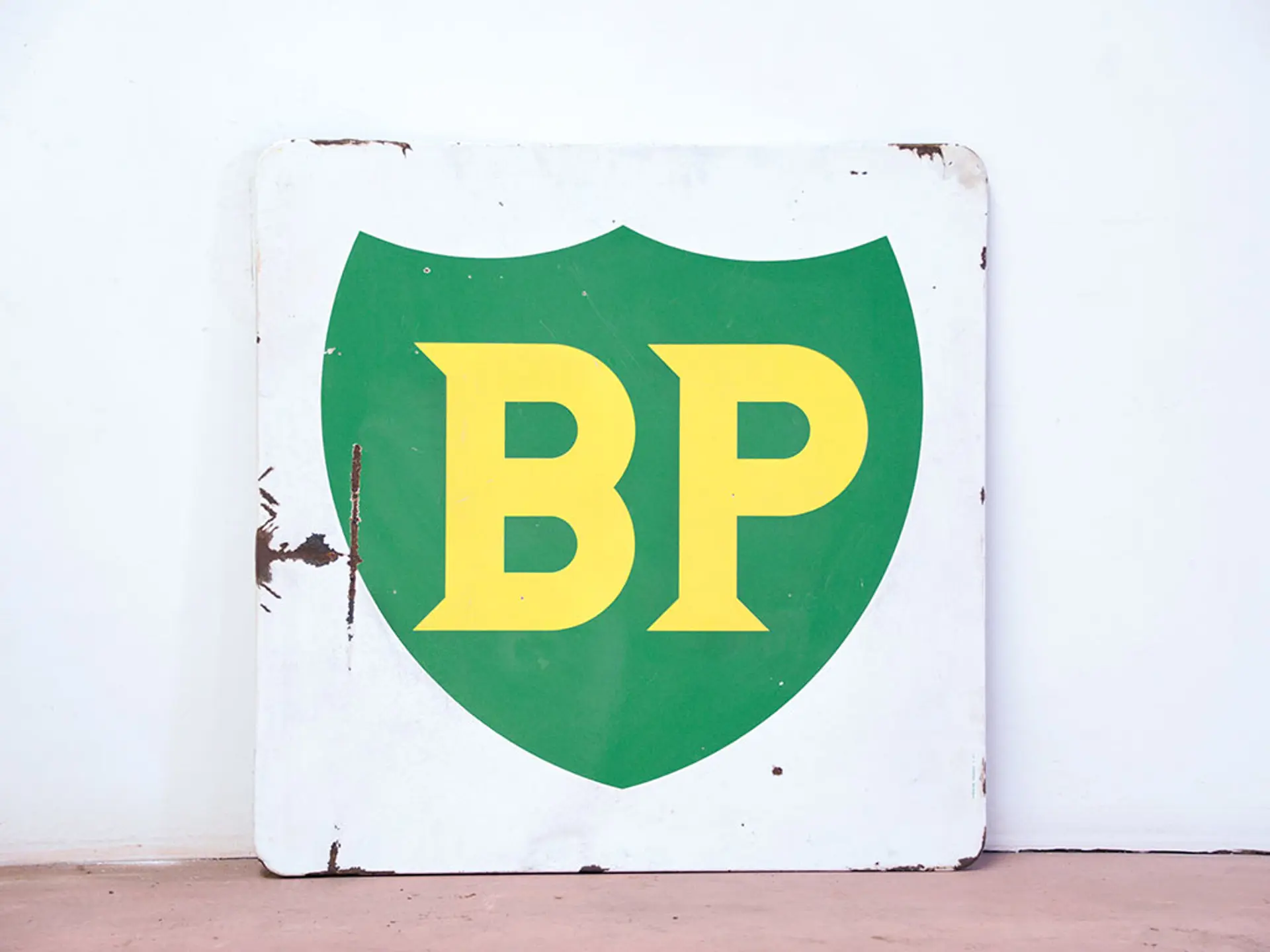 BP Sign | Duemila Ruote | RM Sotheby's