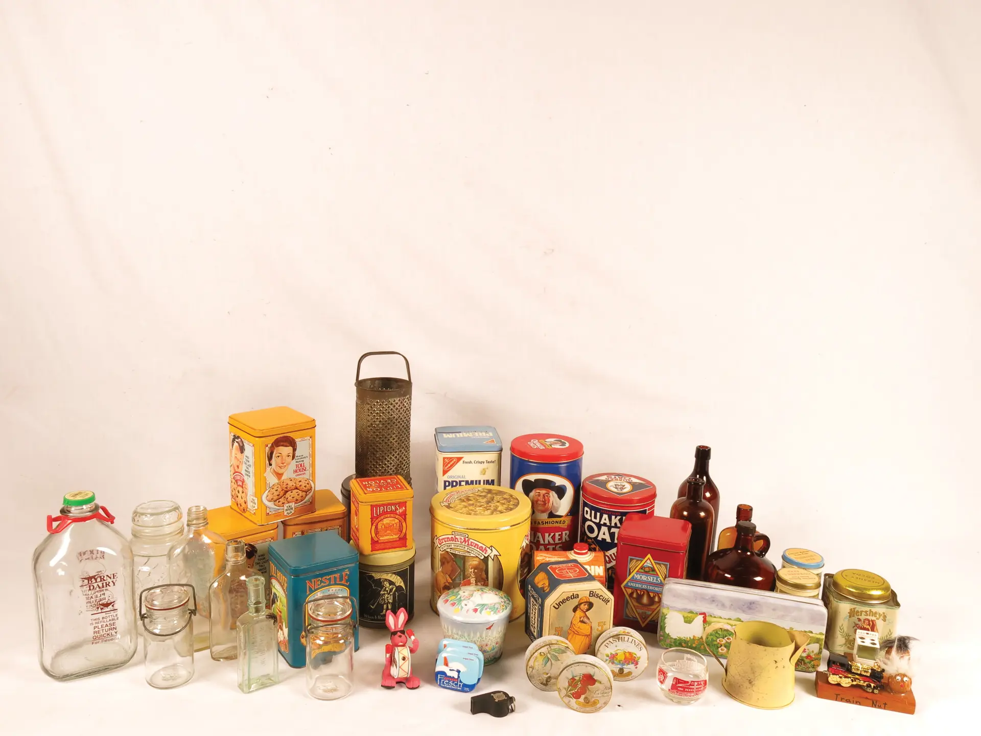 Antique Tins and Glass Bottles | Auburn Fall 2013 | RM Sotheby's